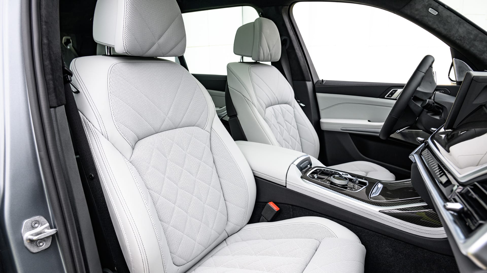 2024 BMW X7 Review: A bulletproof offering among three-row luxury SUVs ...