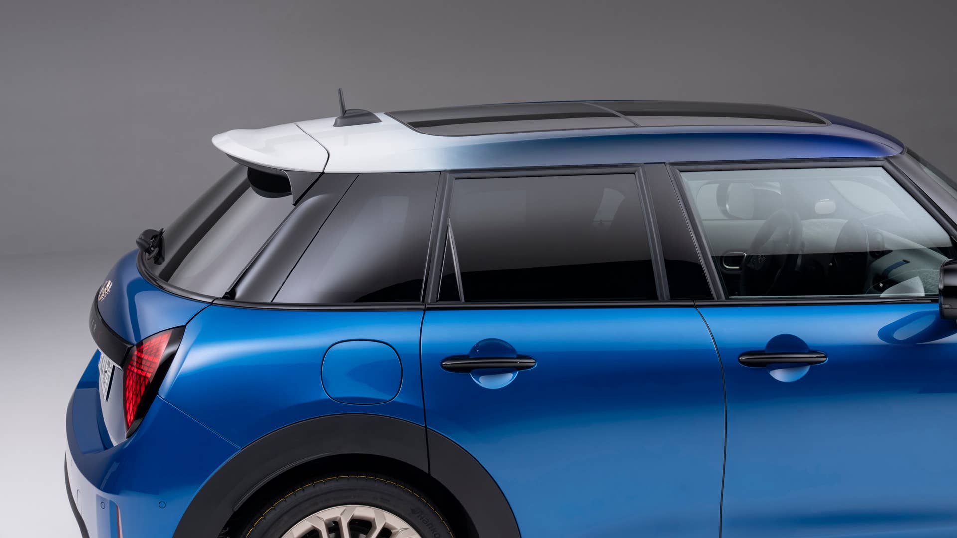 2025 Mini Cooper four-door makes more room for the people in the back ...