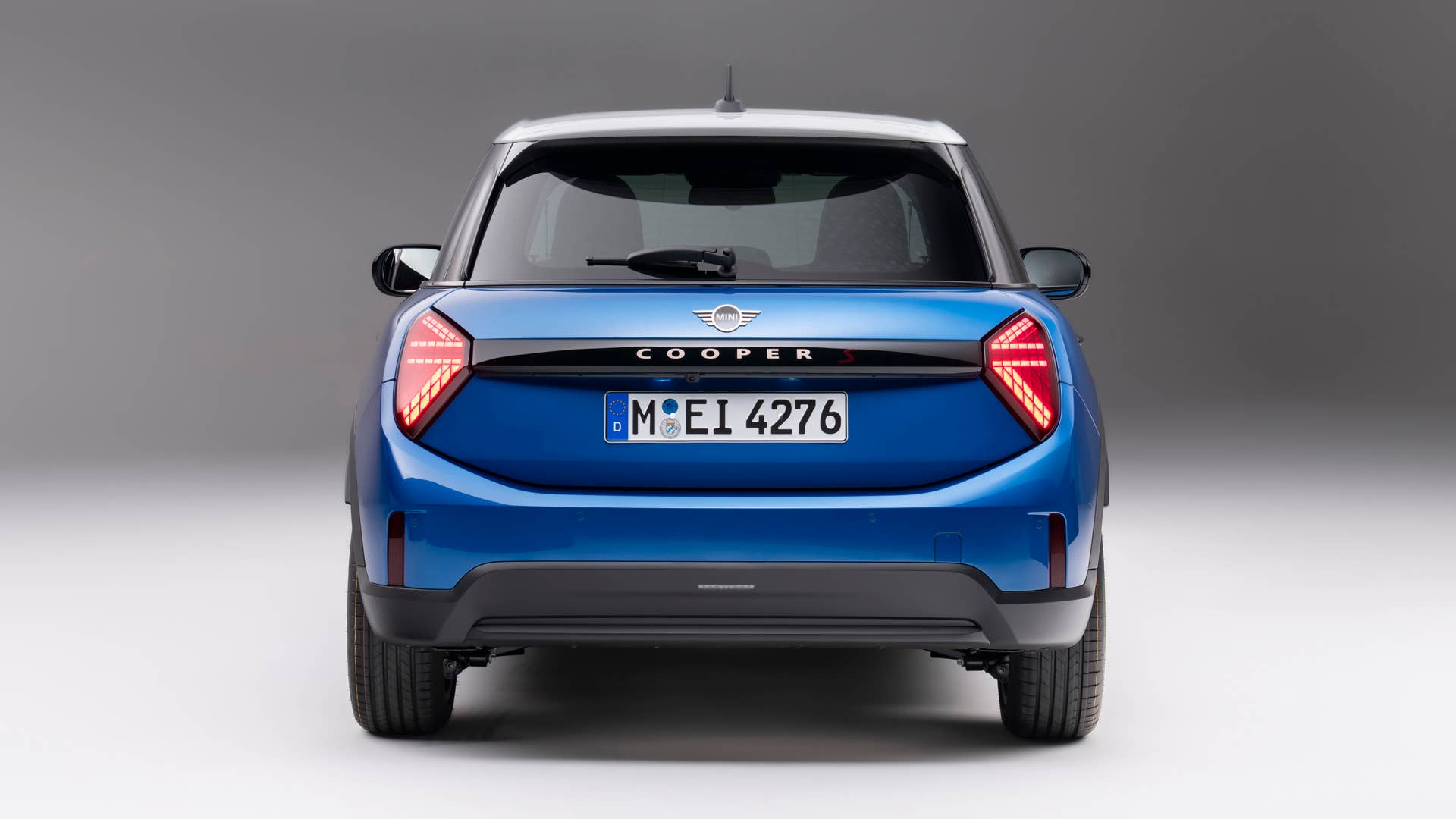 2025 Mini Cooper four-door makes more room for the people in the back ...