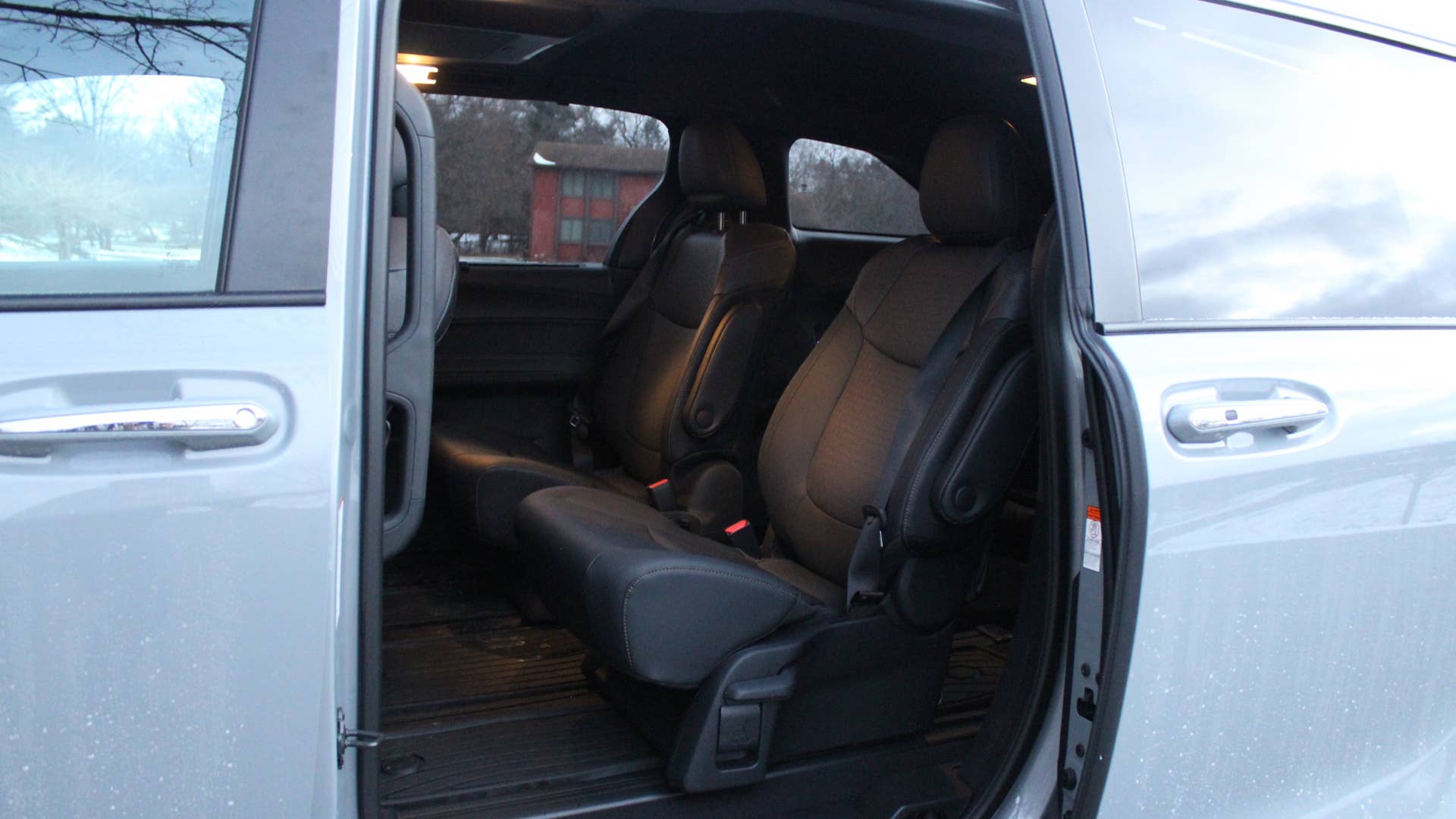 2024 Toyota Sienna Review: Still the high-mpg monster of minivans ...