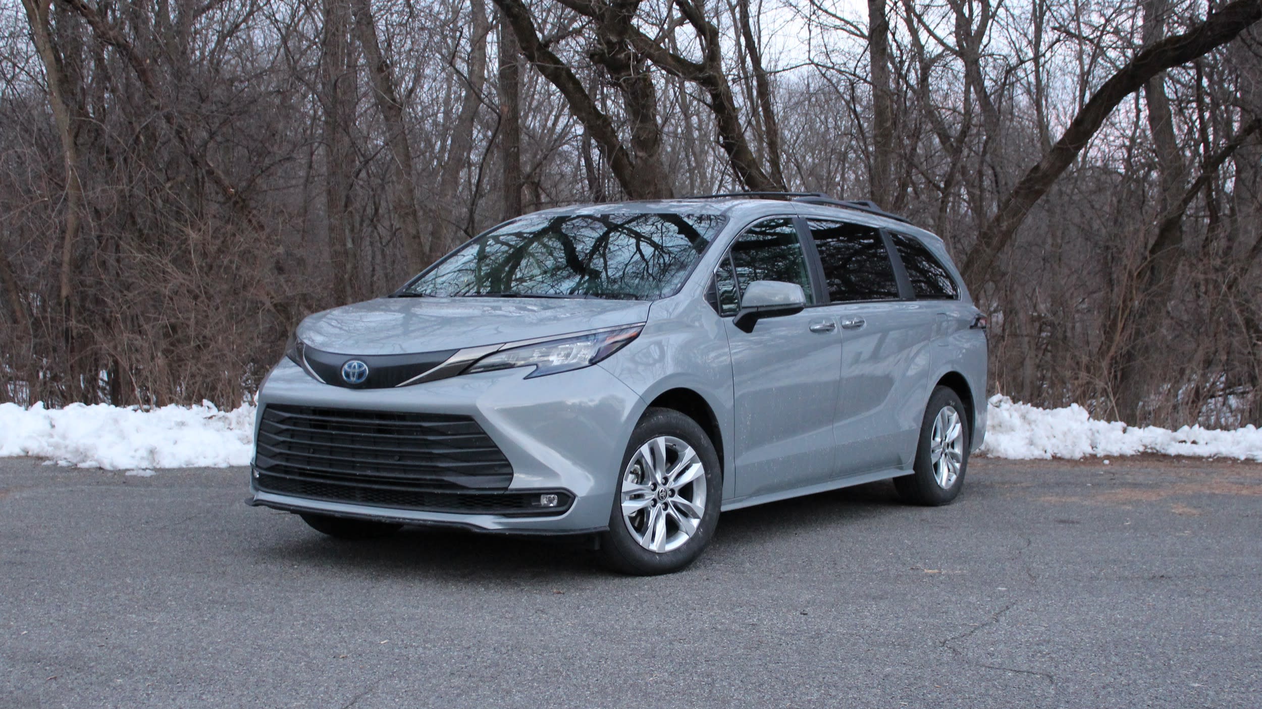 2024 Toyota Sienna Review: Still the high-mpg monster of minivans ...