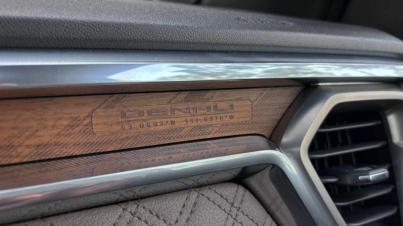 GMC Canyon Denali Interior Review: THE luxury midsize truck - Autoblog
