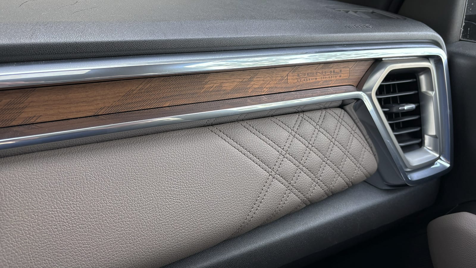 GMC Canyon Denali Interior Review: THE luxury midsize truck - Autoblog