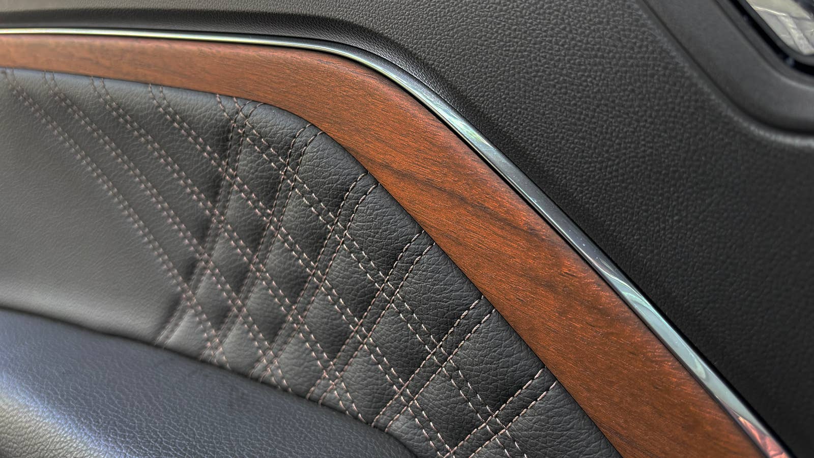 GMC Canyon Denali Interior Review: THE luxury midsize truck - Autoblog