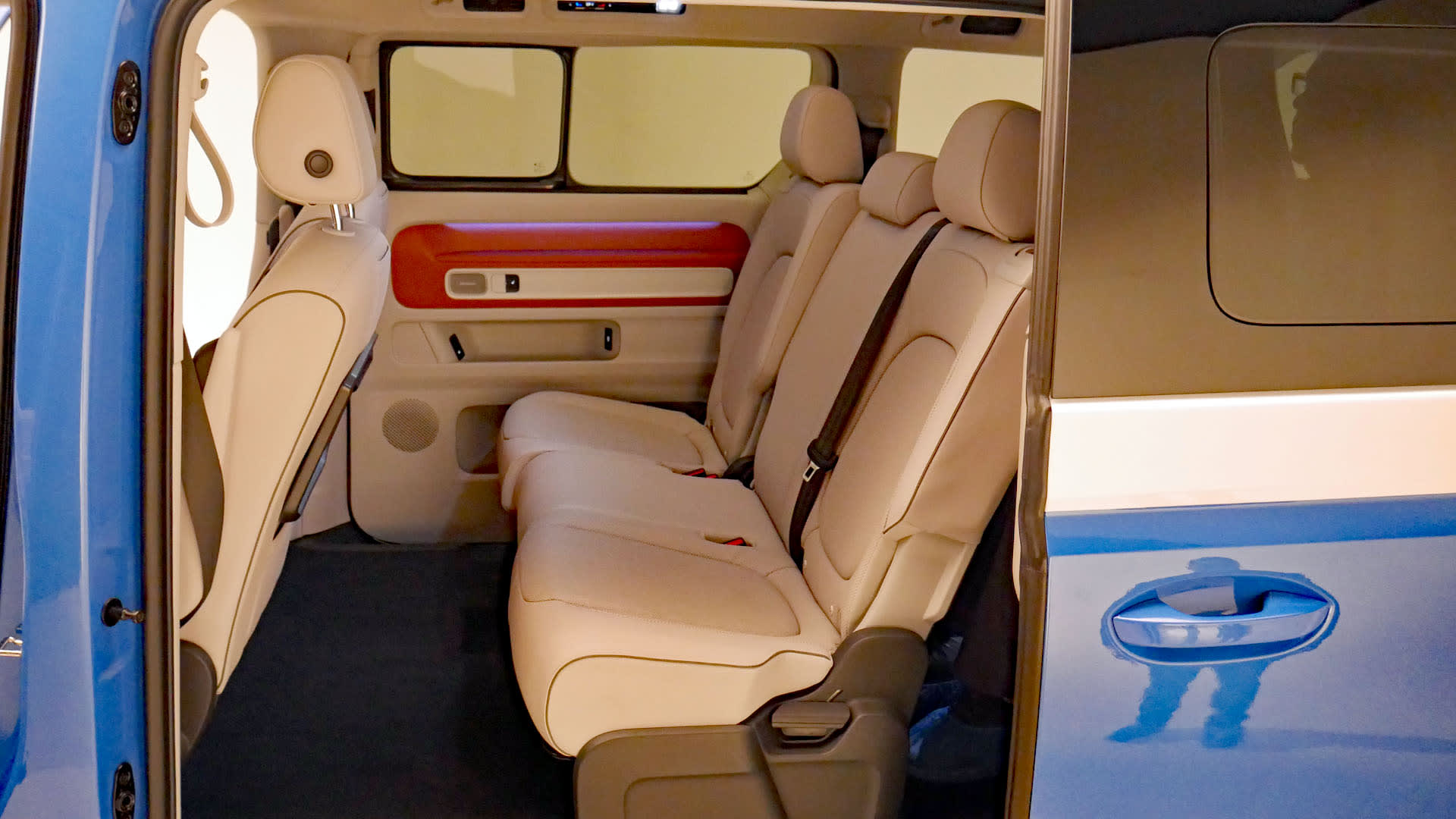 What's the deal with the little side windows in the VW ID. Buzz? - Autoblog