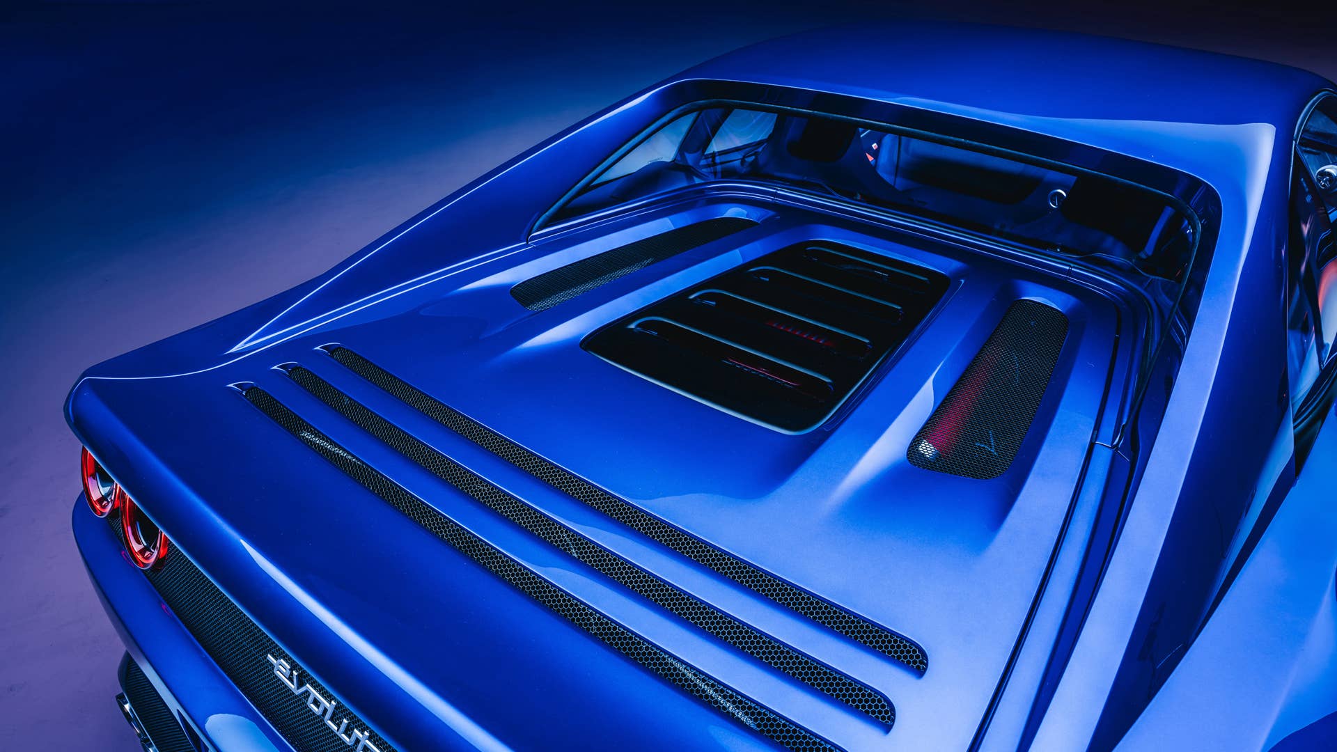 Ferrari 355 by Evoluto fixes the icon's flaws to create 'peak analog ...