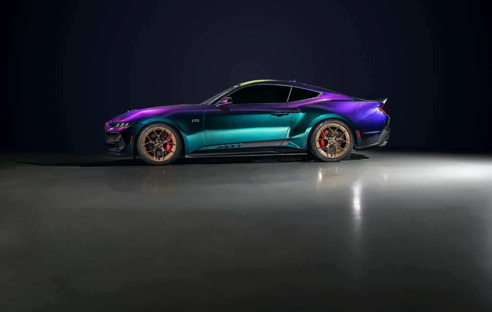RTR brings color-shifting Mystichrome paint back to the Ford Mustang ...