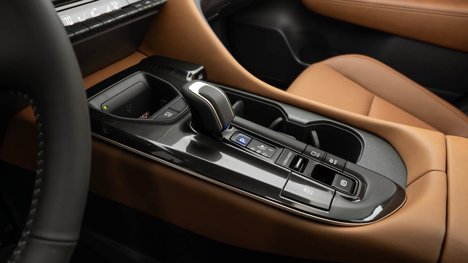 2025 Toyota Crown Signia First Drive: Venza replacement puts efficiency ...