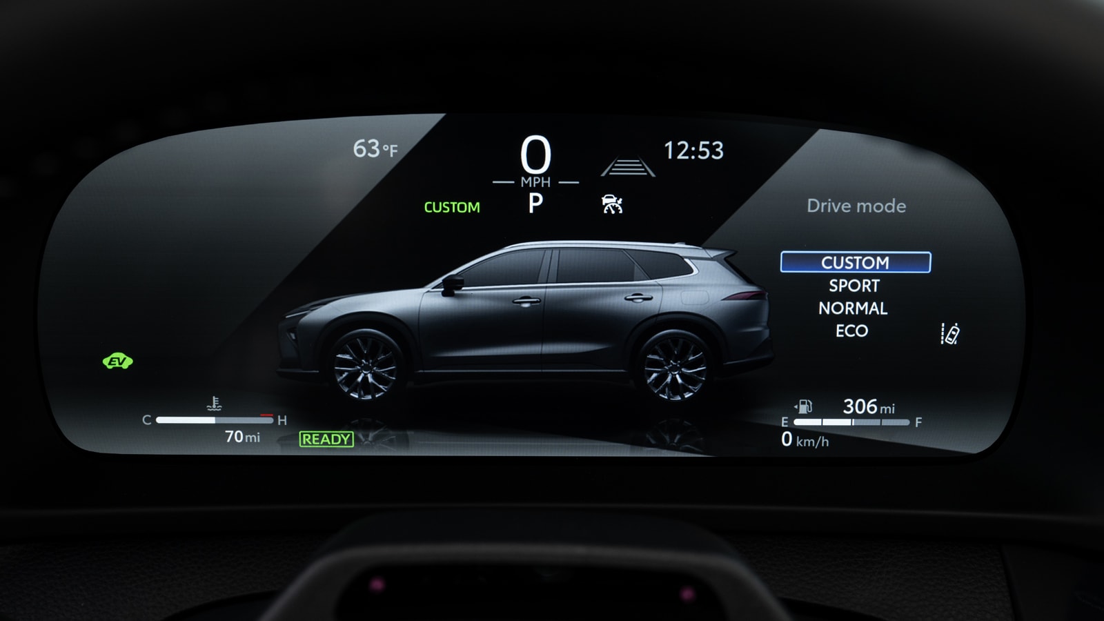 2025 Toyota Crown Signia First Drive: Venza replacement puts efficiency ...