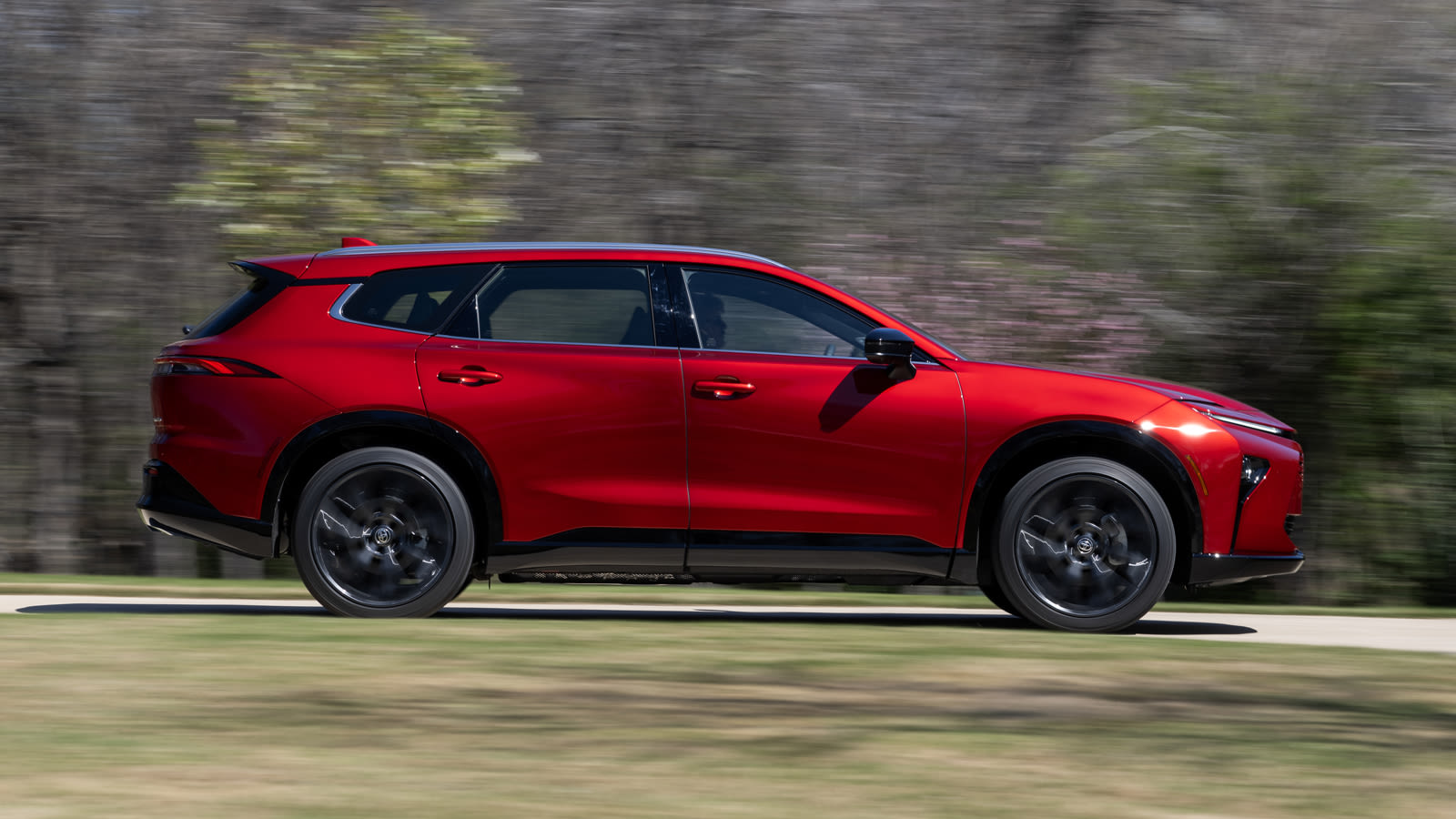 2025 Toyota Crown Signia First Drive: Venza replacement puts efficiency ...