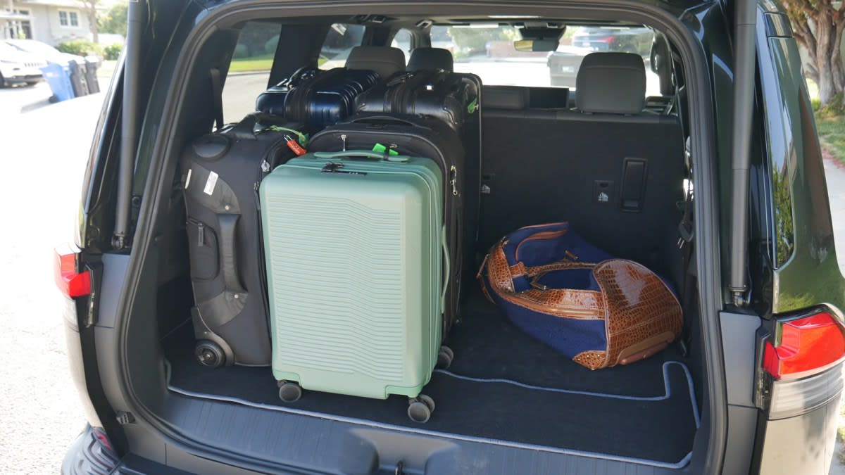 Toyota Land Cruiser Luggage Test: How much fits in the cargo area ...