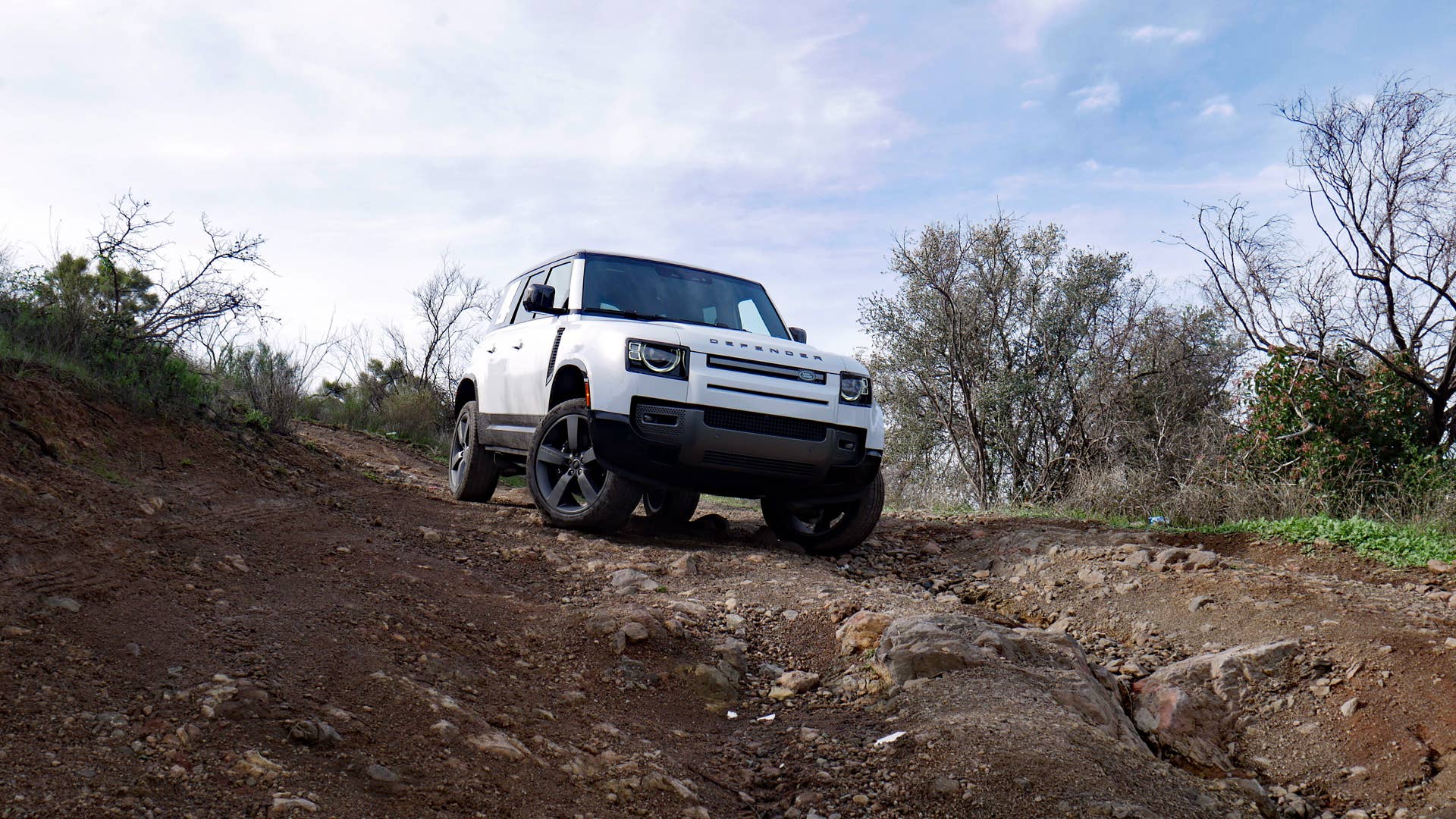 2024 Land Rover Defender Review: The definitive luxury off-roader ...