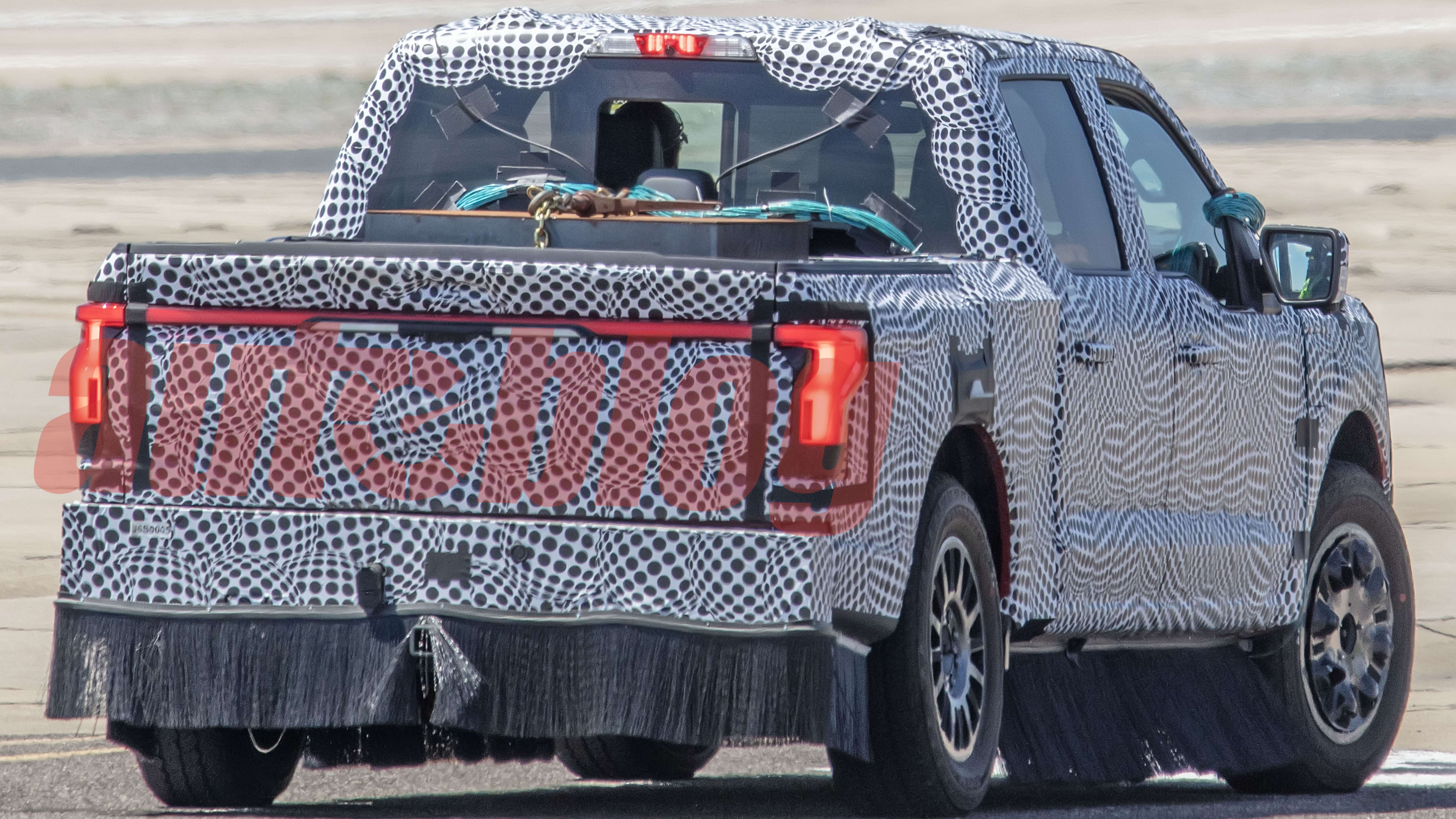 Spy photos: Ford testing heavier-duty F-150 Lightning EV with hub ...