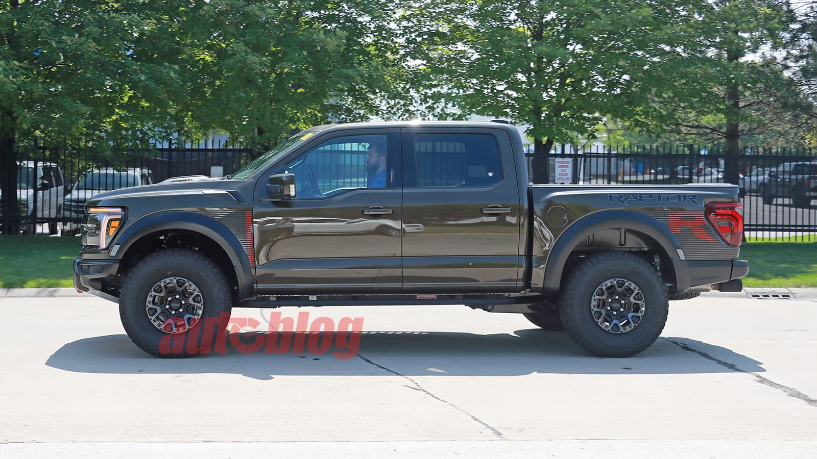 Ford F-150 Raptor R spy photos show updated grille, lights - Autoblog