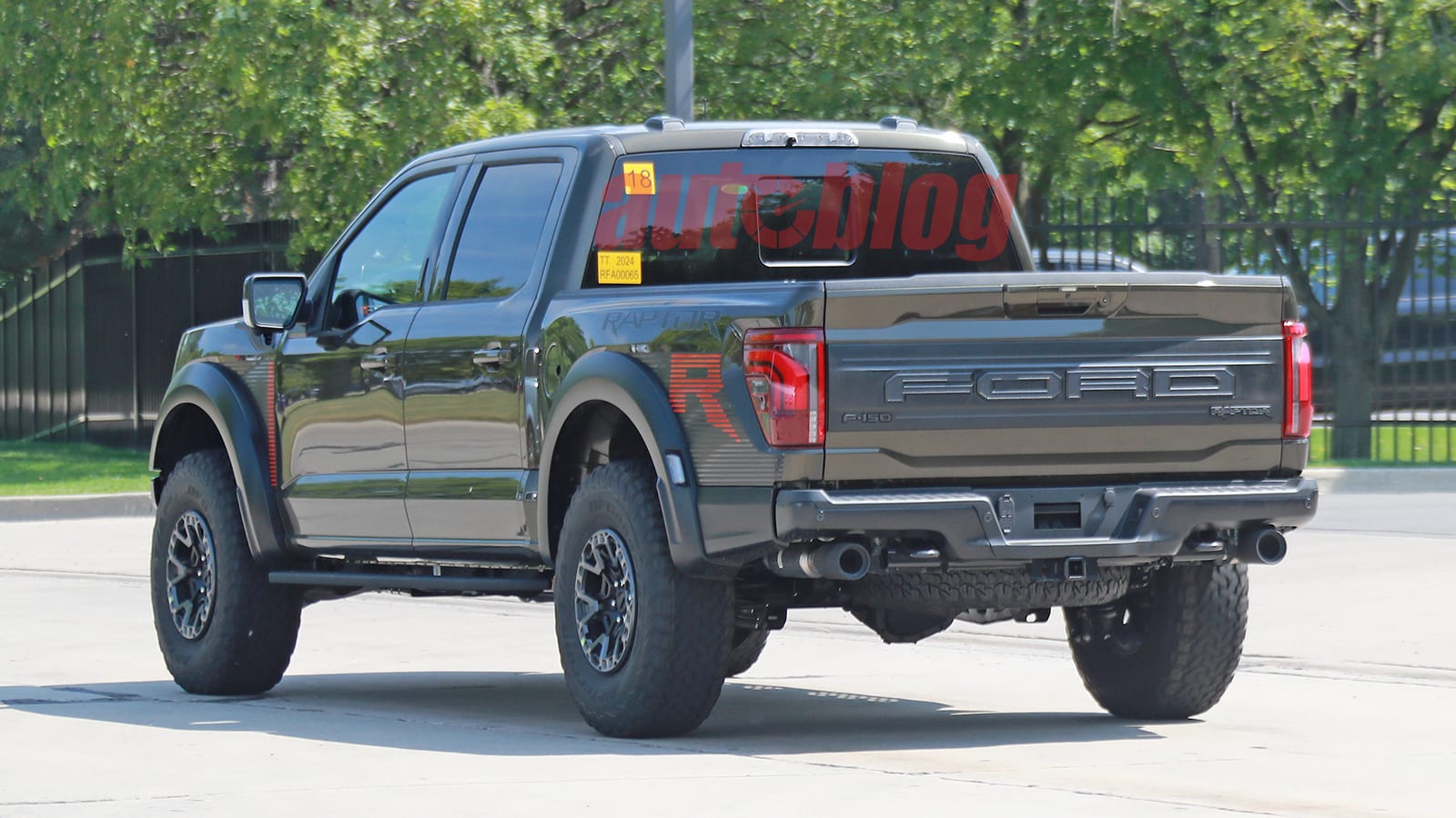 Ford F-150 Raptor R spy photos show updated grille, lights - Autoblog