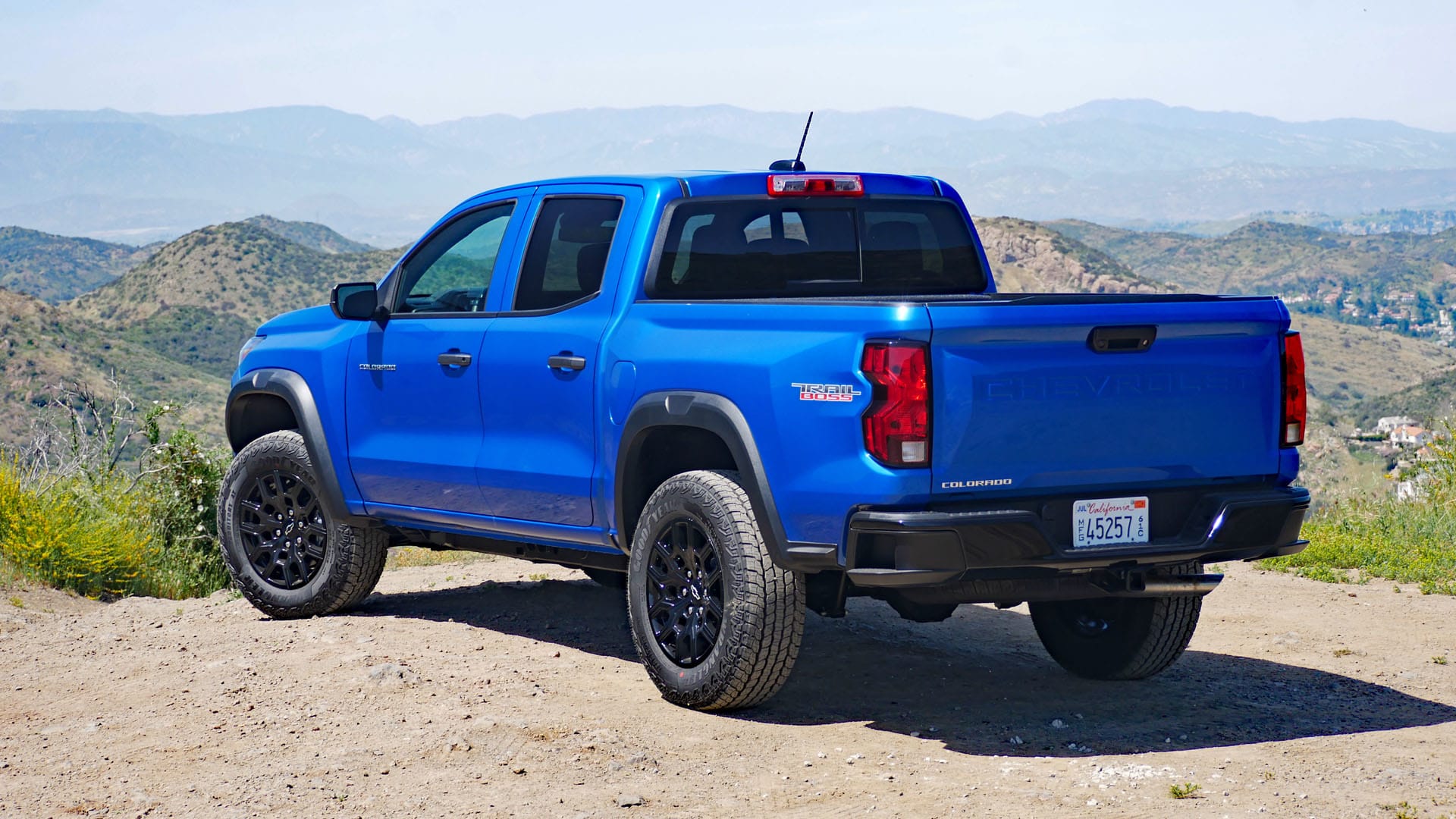 2024 Chevrolet Colorado Review: This midsize truck is a big winner ...