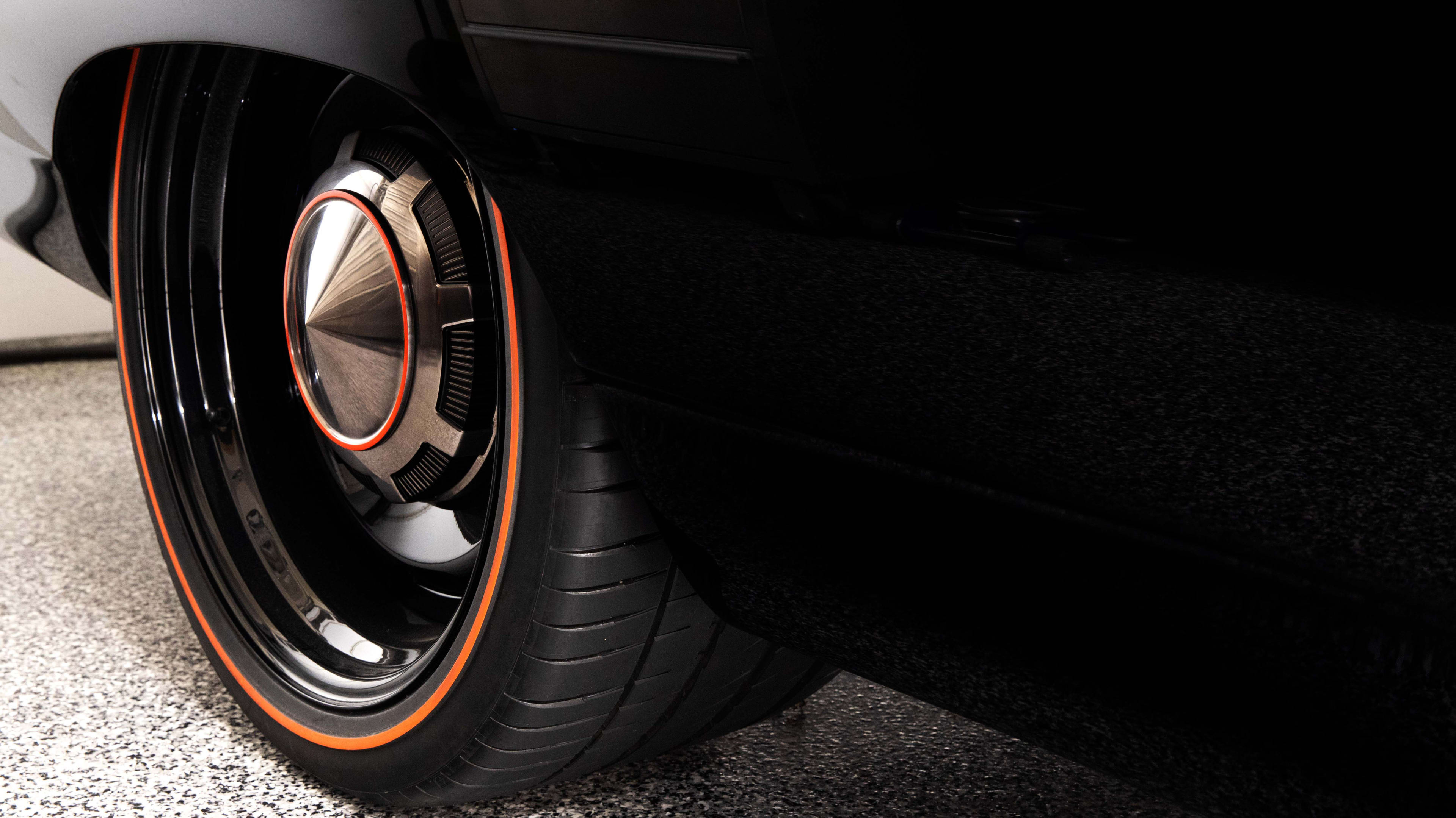 Kevin Hart's 1969 Plymouth Road Runner 'Michael Myers' lurks at SEMA ...