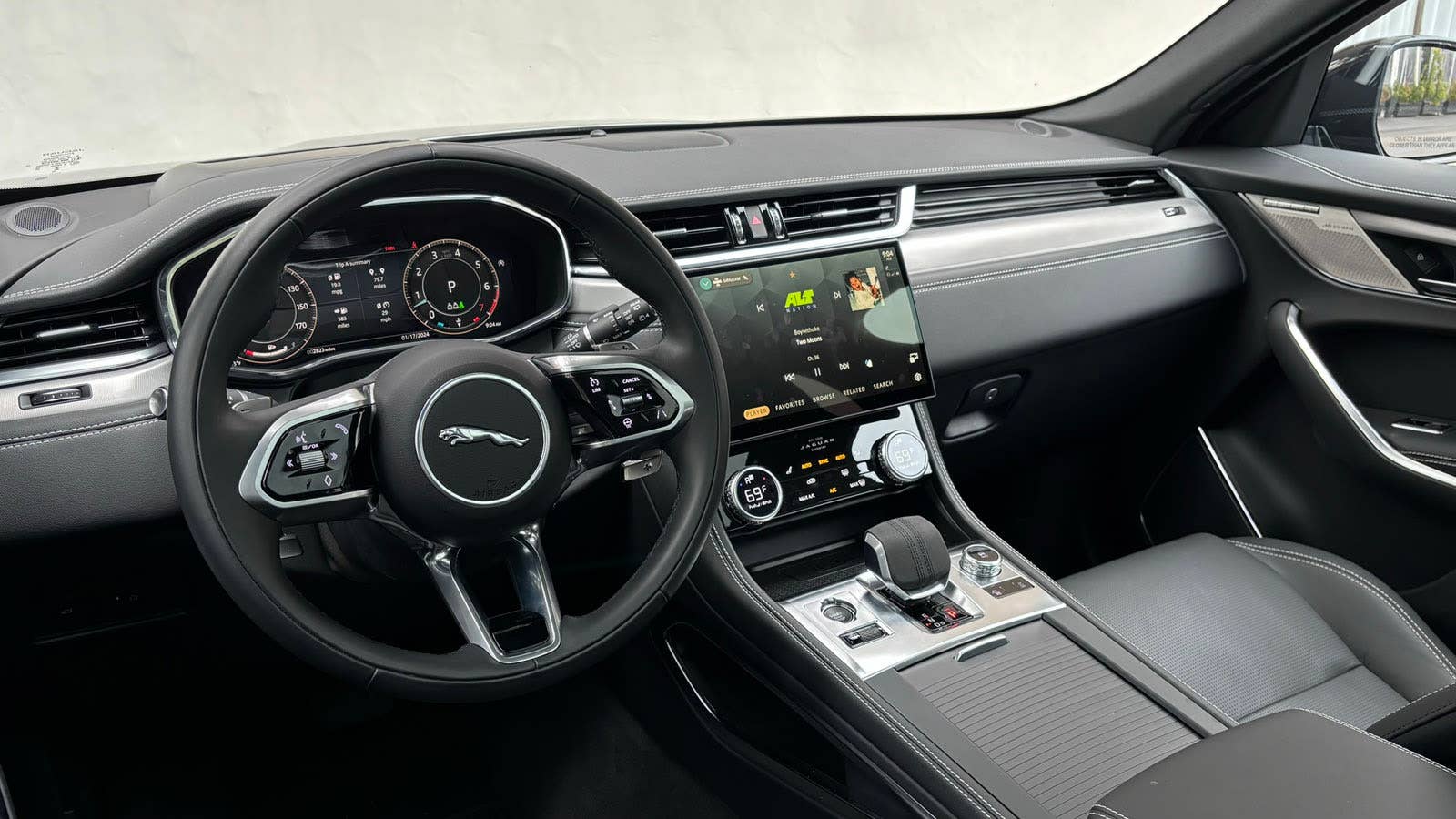 2024 Jaguar F-Pace Review: Fun, pretty and luxe, the big Jag's better ...