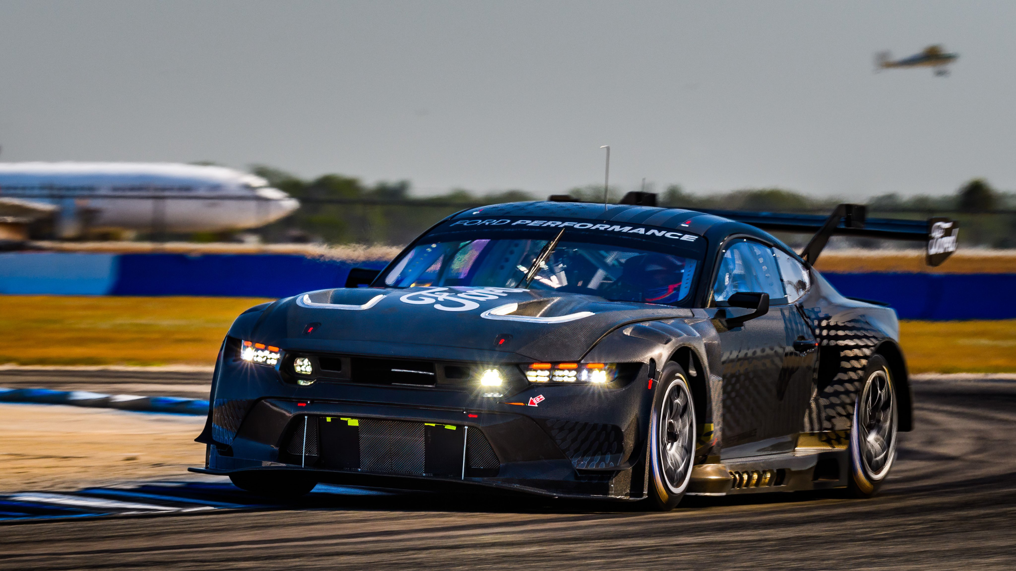 dark road performance