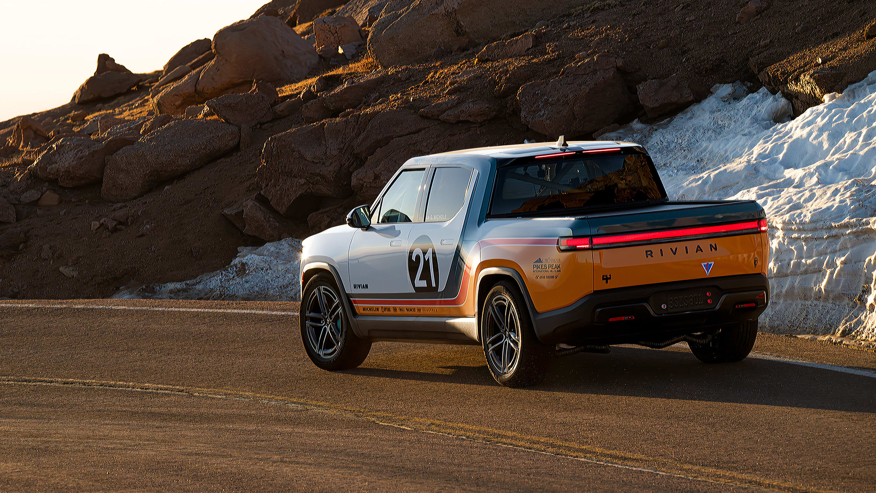 Rivian R1T Quad Max to tackle Pikes Peak with 1,025 horsepower - Autoblog