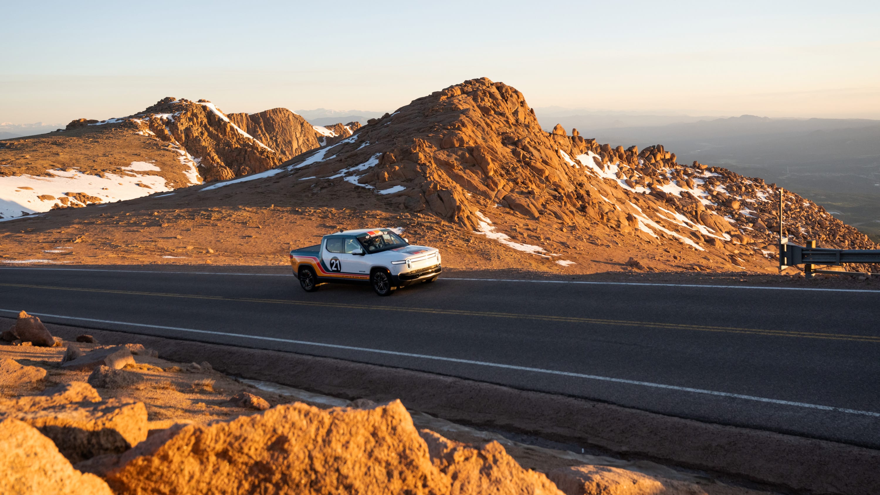 Rivian R1T Quad Max to tackle Pikes Peak with 1,025 horsepower - Autoblog