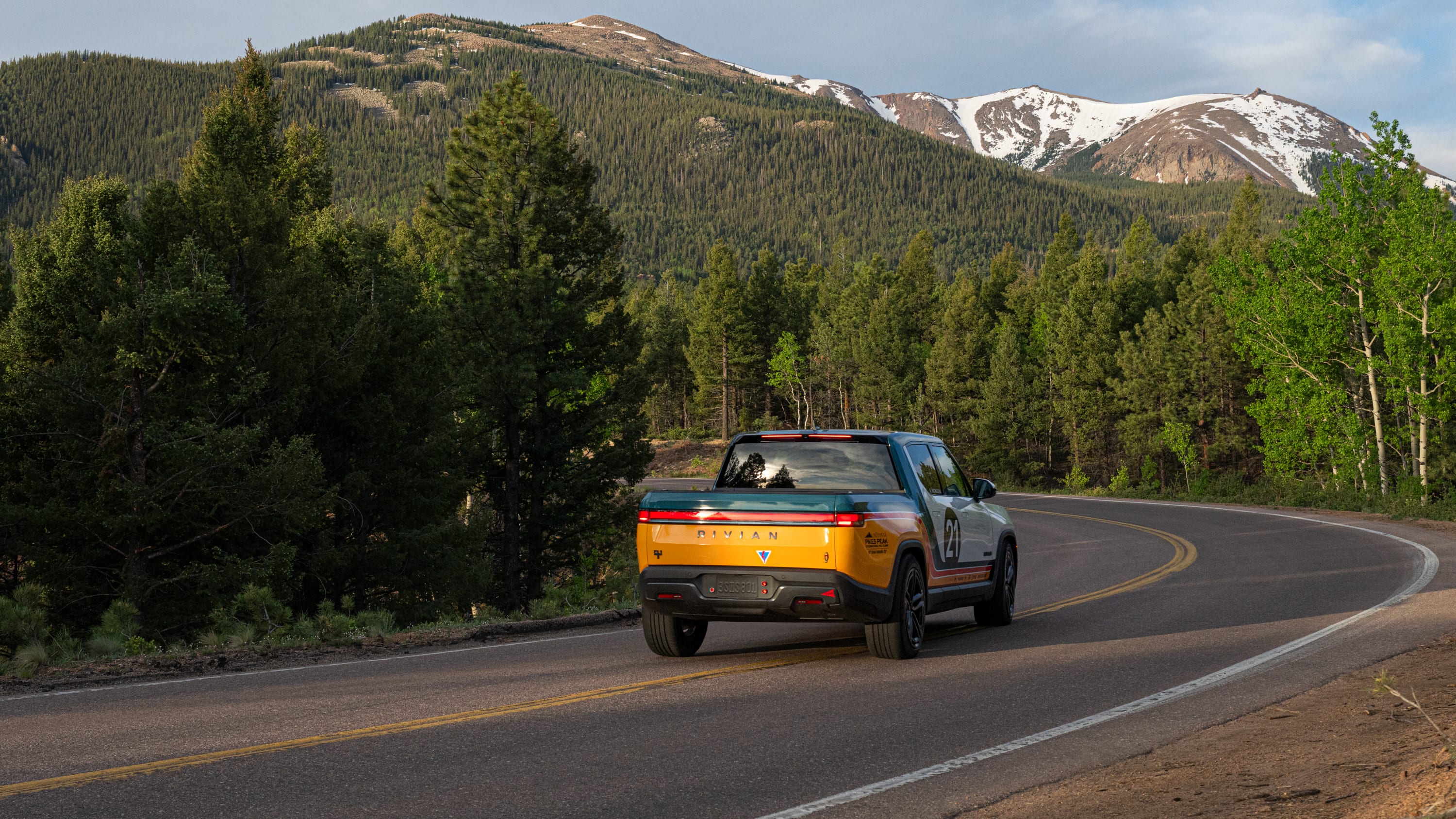 Rivian R1T Quad Max to tackle Pikes Peak with 1,025 horsepower - Autoblog
