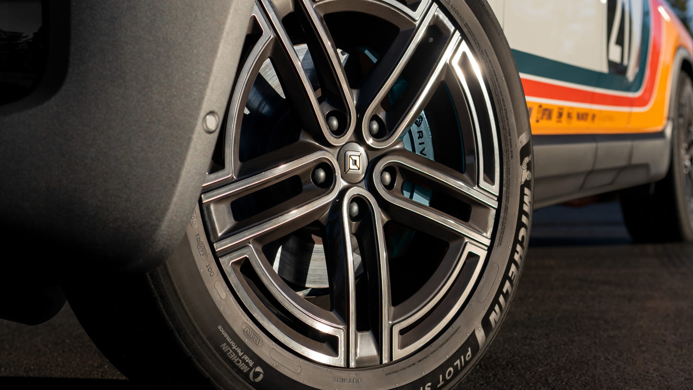 Rivian R1T Quad Max to tackle Pikes Peak with 1,025 horsepower - Autoblog