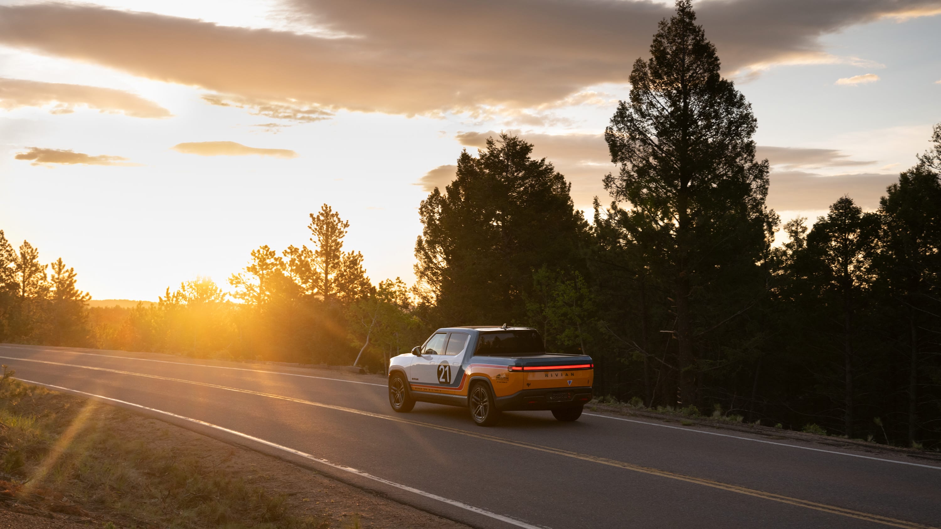 Rivian R1T Quad Max to tackle Pikes Peak with 1,025 horsepower - Autoblog