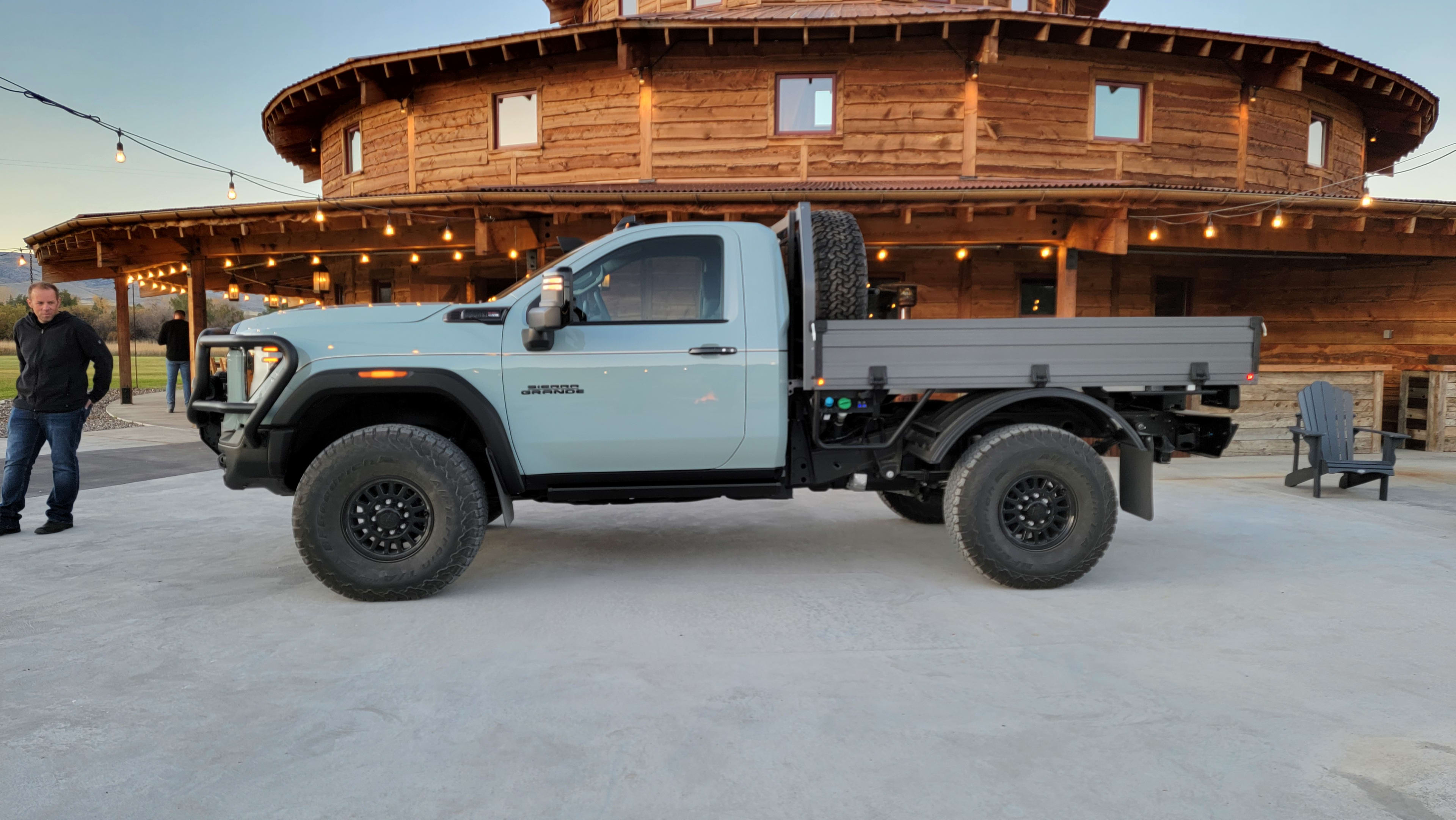 GMC and AEV reveal Sierra Grande upfit SEMA concept - Autoblog