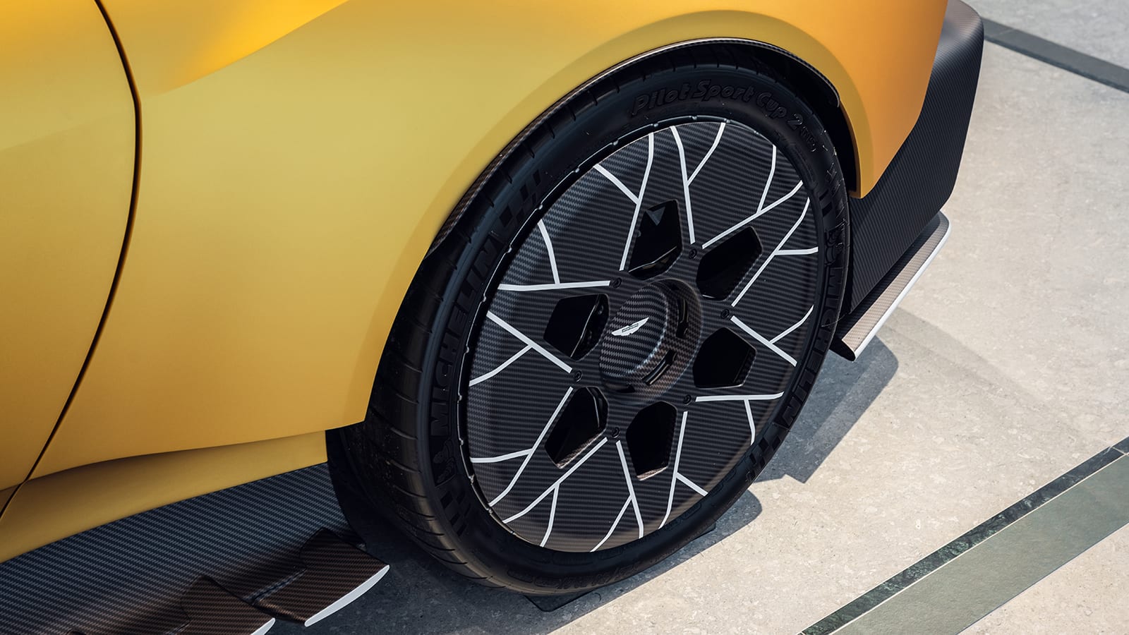 Aston Martin Valiant is Fernando Alonso's take on the Valour - Autoblog