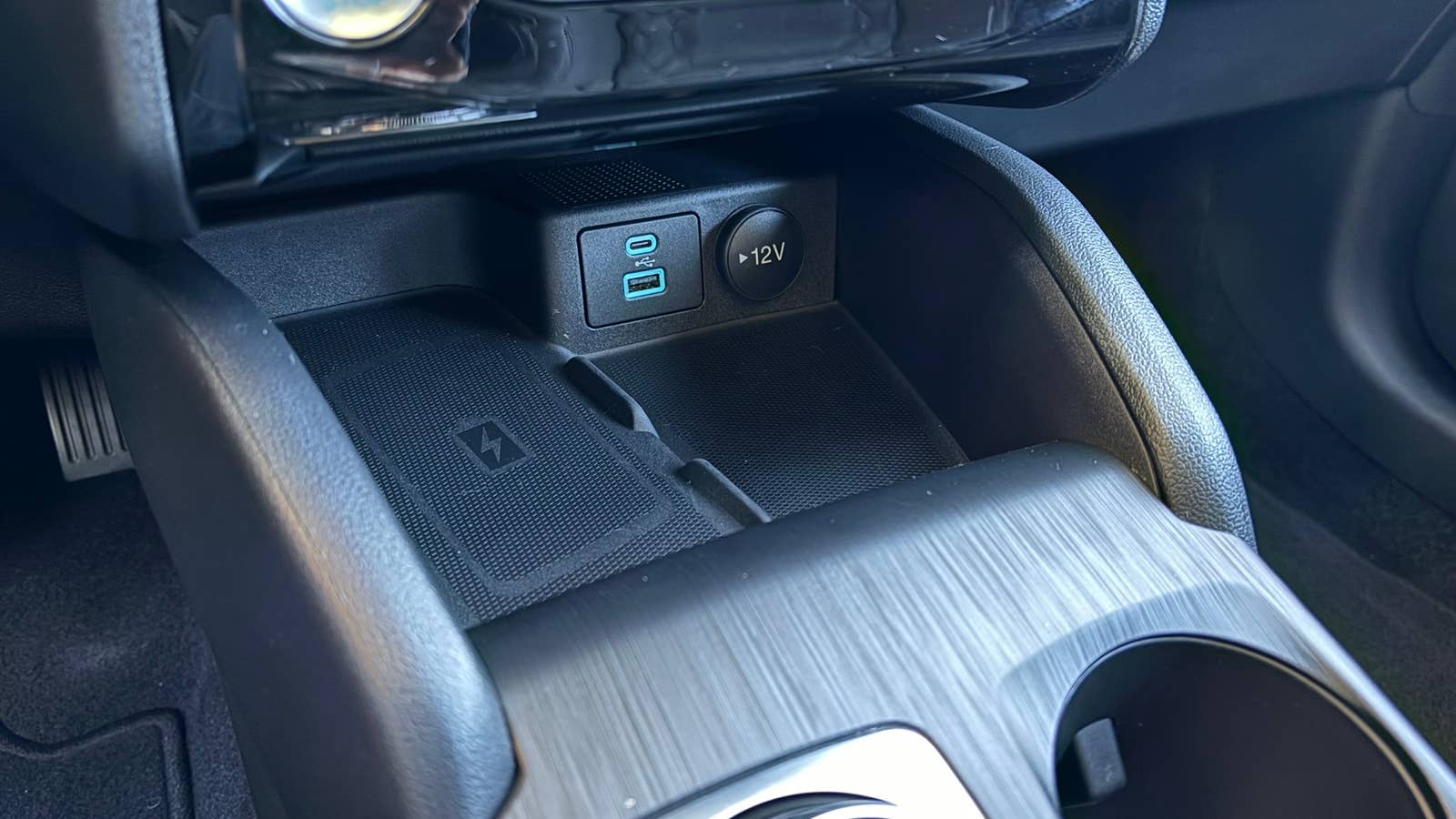 2024 Ford Escape Review: Easy to like, but space and price are problems ...