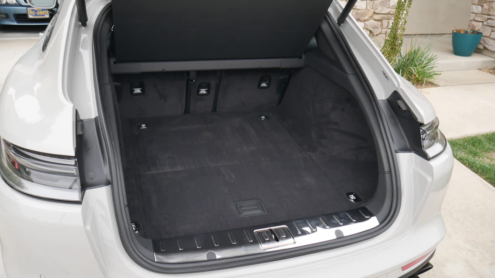 Porsche Panamera Sport Turismo Luggage Test: How much cargo space ...