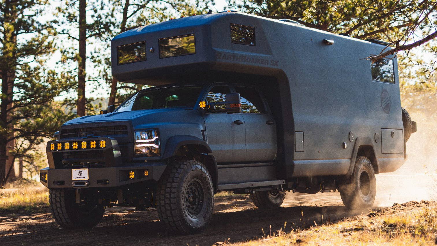 EarthRoamer SX is for living large, in charge, and off the grid - Autoblog