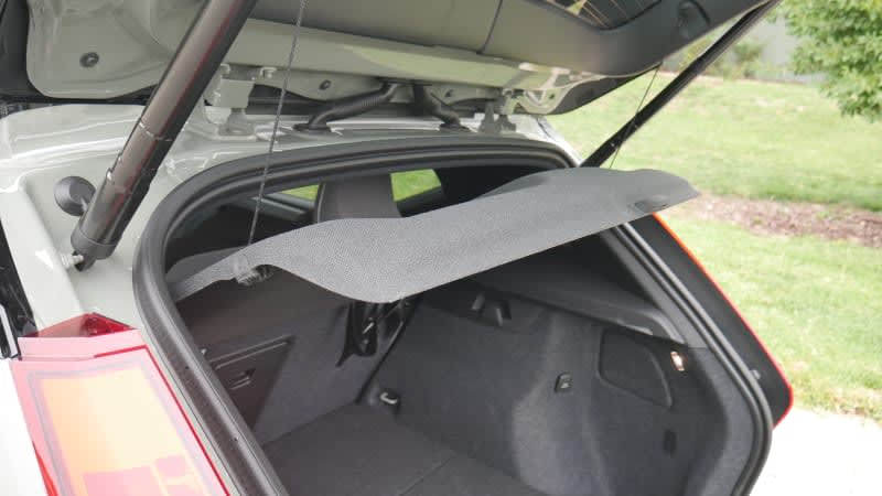 Volvo XC40 Recharge Luggage Test: How much fits in the cargo area ...