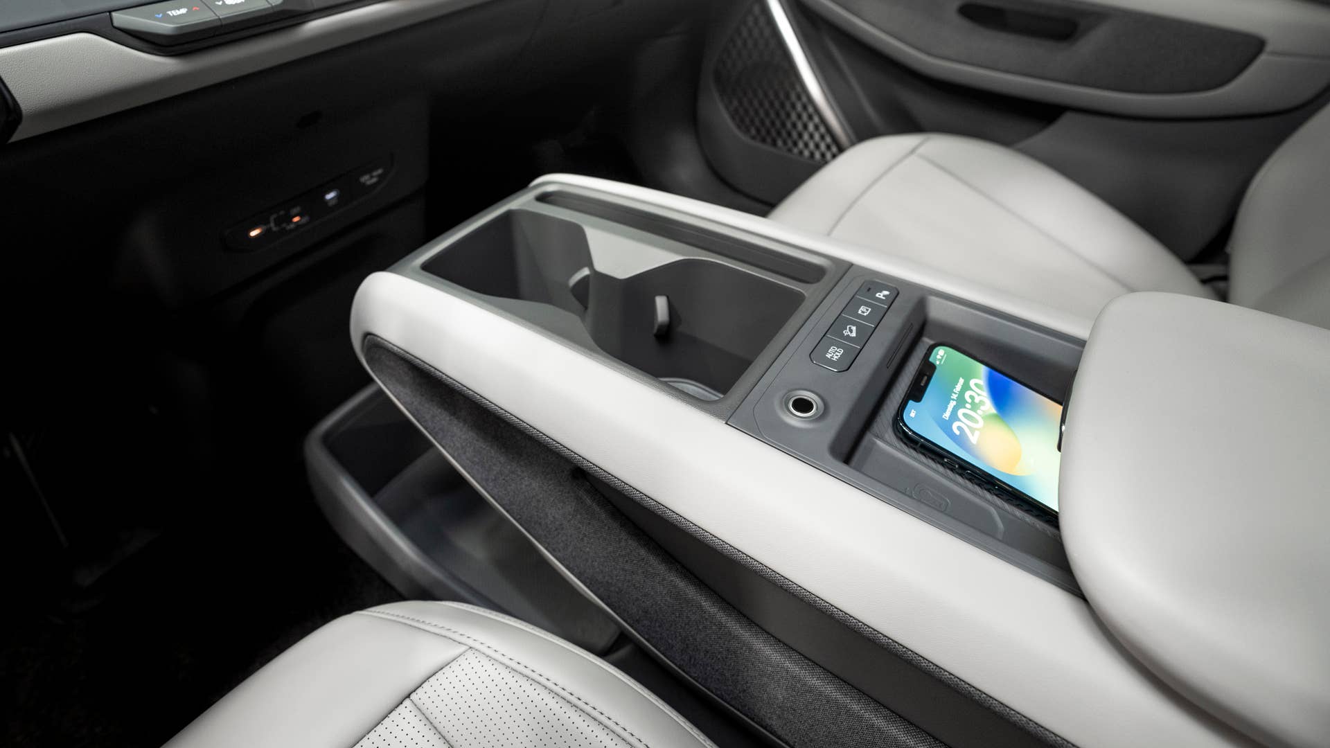 2024 Kia EV9 range can go from 230 to 304 miles depending on trim ...
