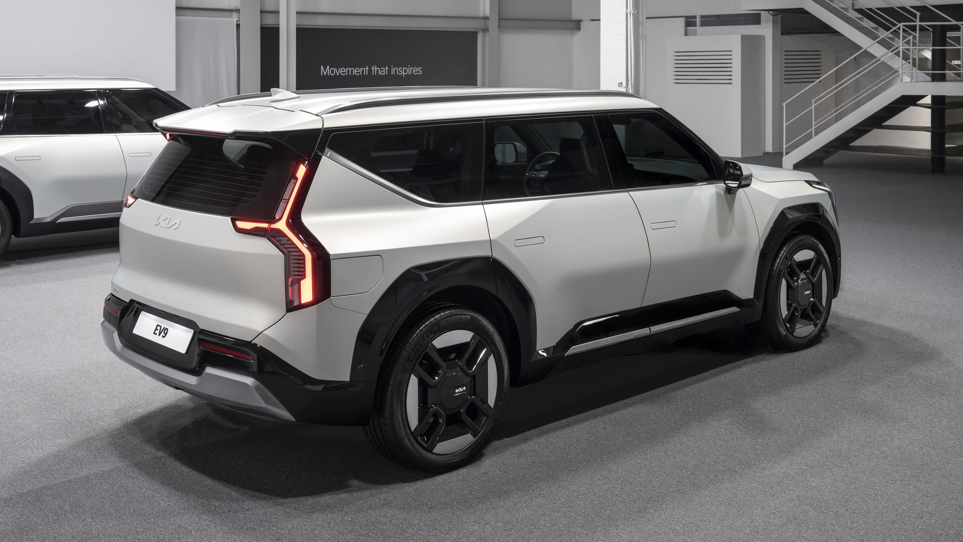 2024 Kia EV9 range can go from 230 to 304 miles depending on trim ...