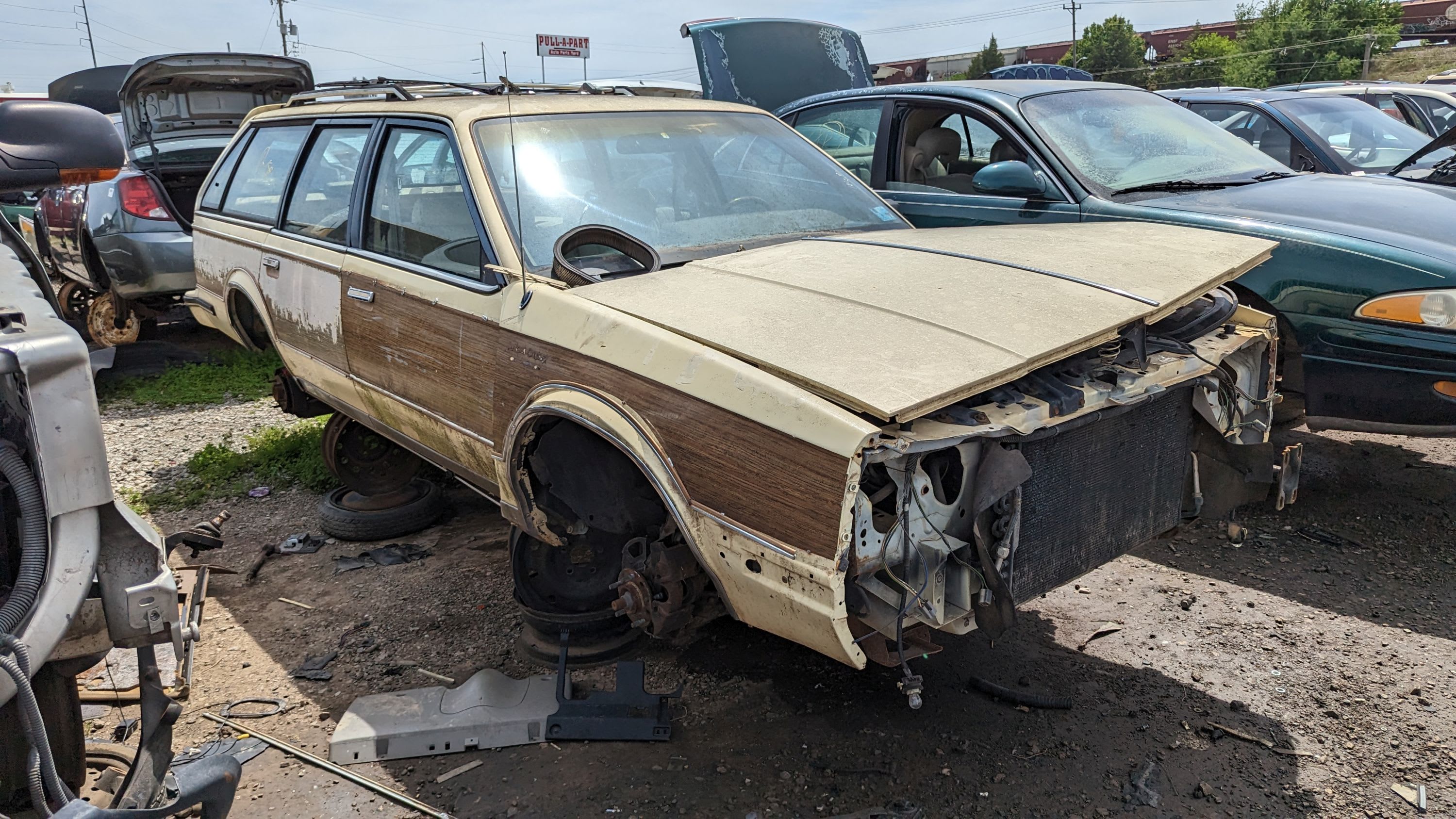Junkyard Gem: 1986 Oldsmobile Cutlass Cruiser - Autoblog