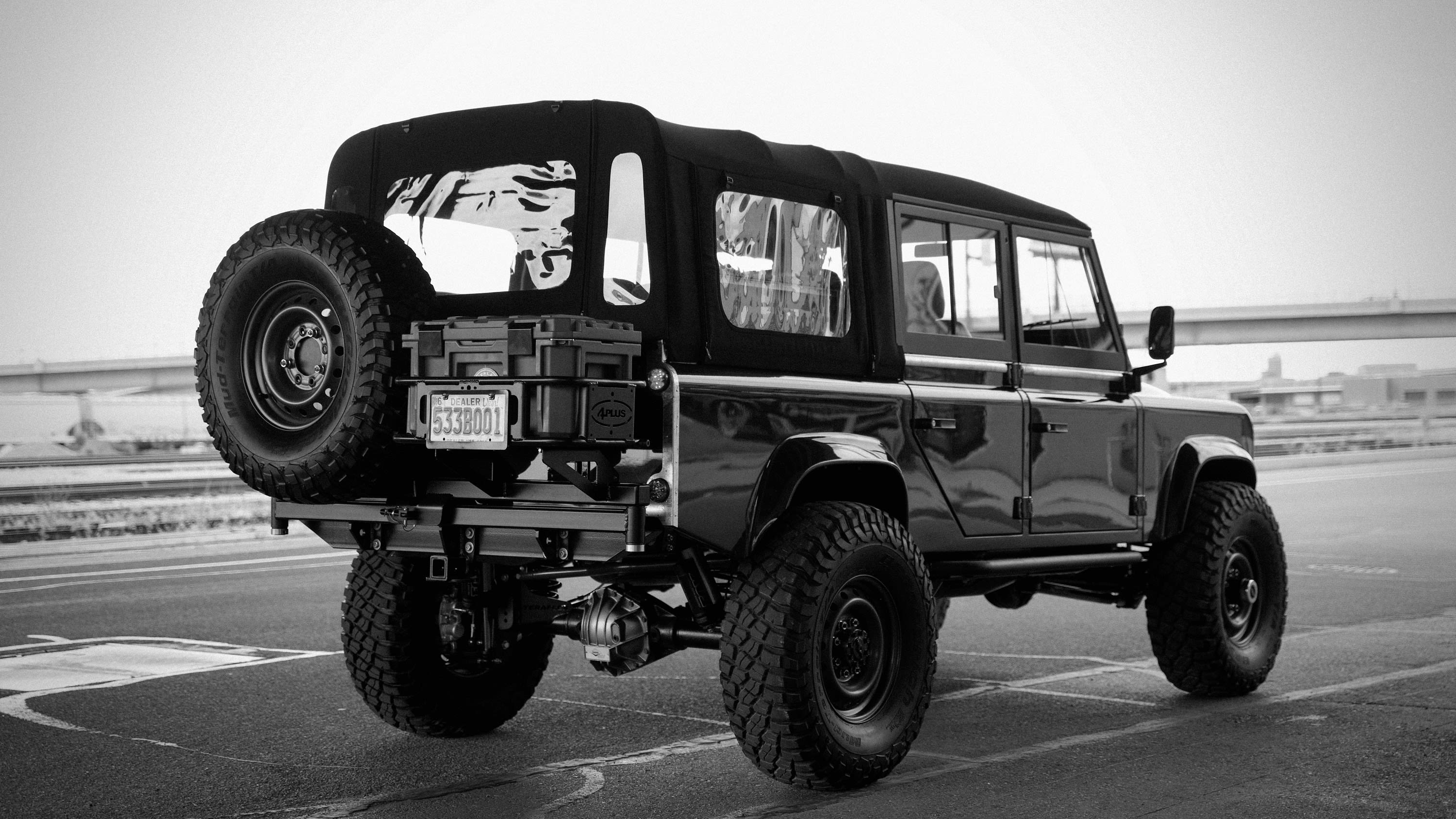 Legend Motor's Signature Series 001 enters the Defender ring - Autoblog