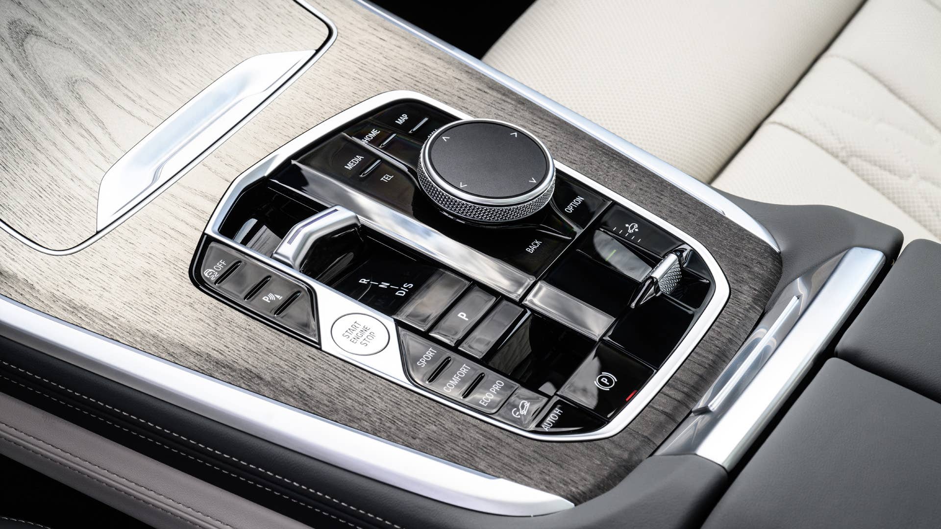 2024 BMW X7 Review: A bulletproof offering among three-row luxury SUVs ...