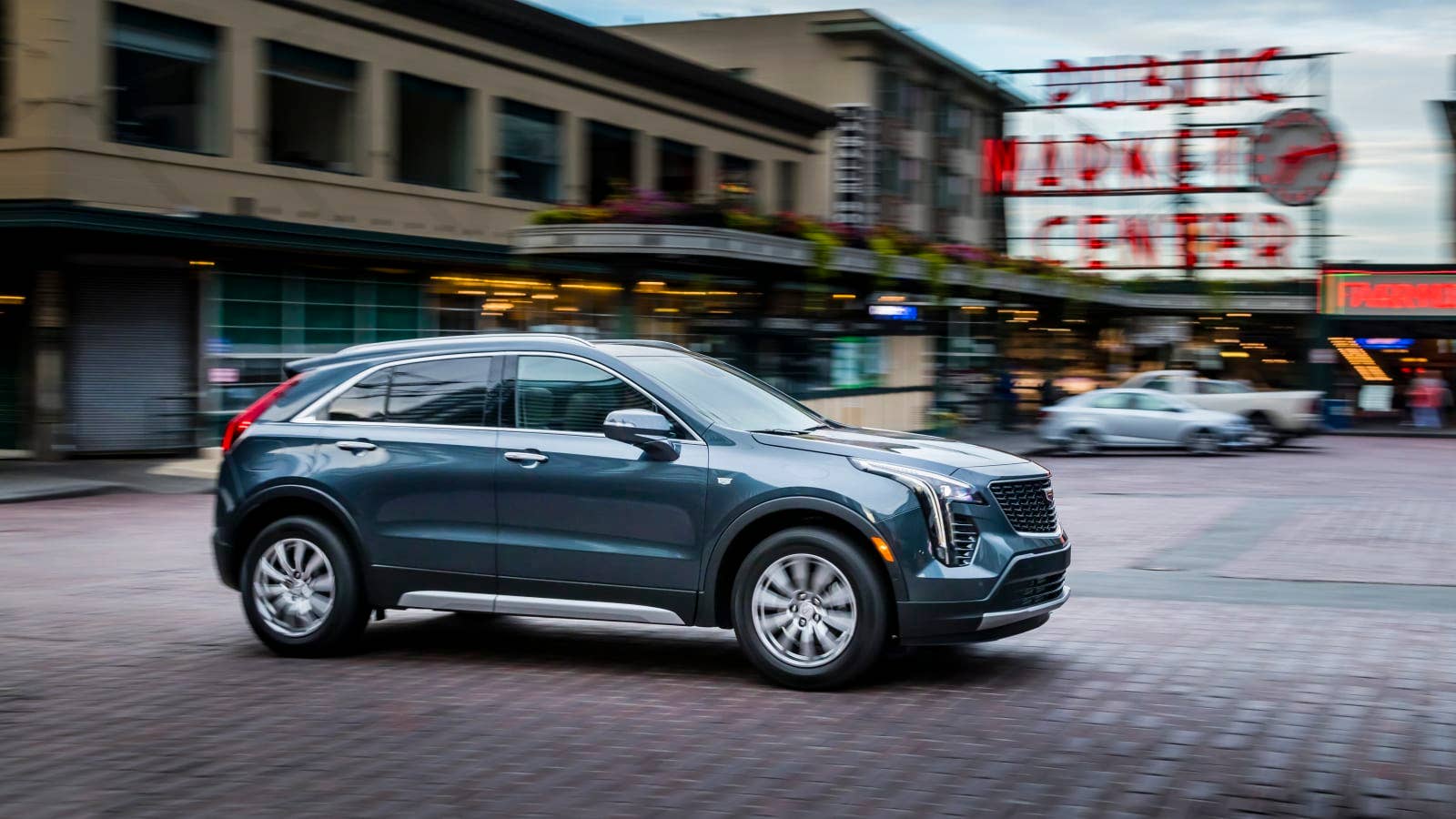 2025 Cadillac XT4 Review: The inbetweener of luxury compact SUVs - Autoblog