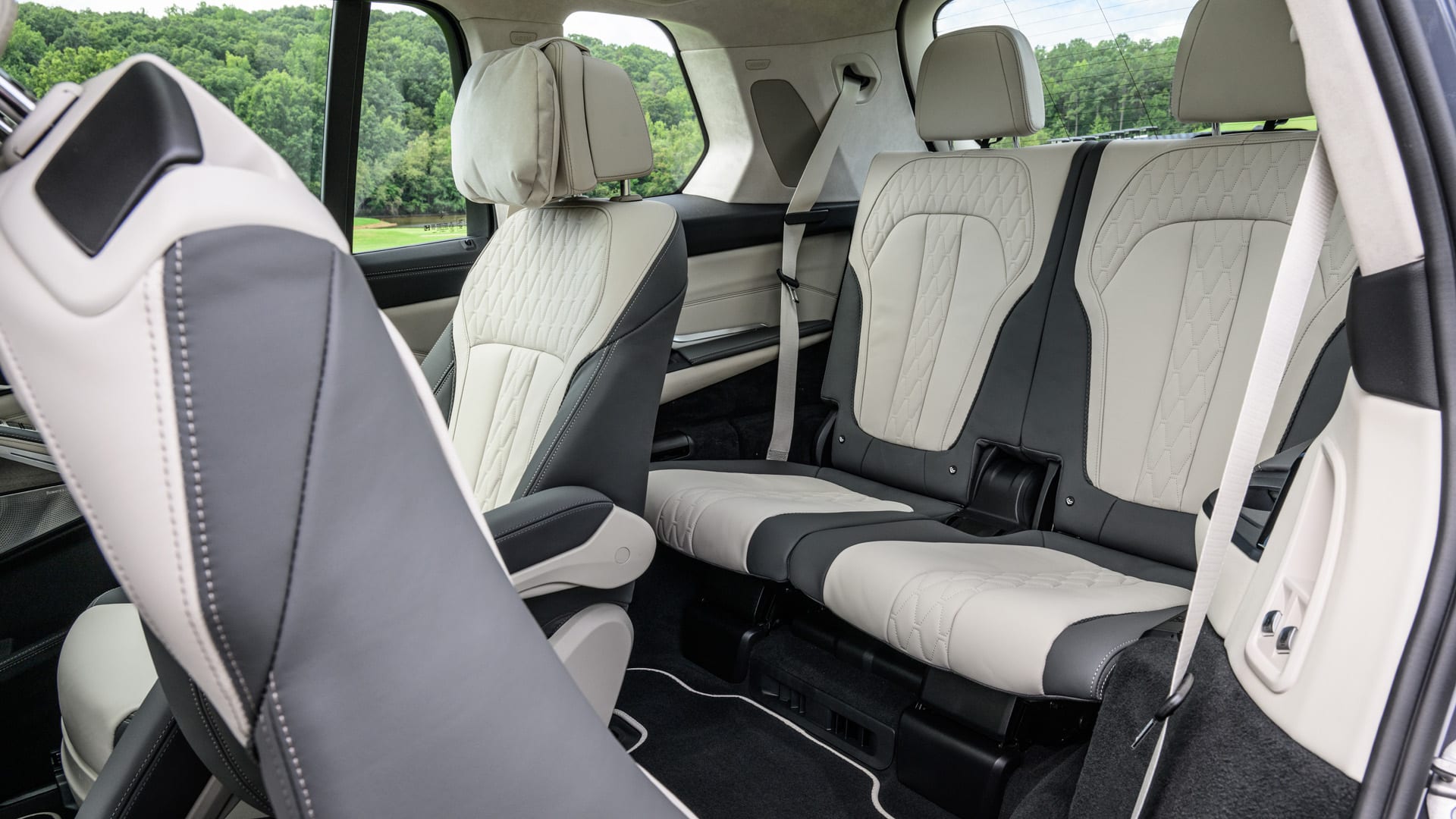 2024 BMW X7 Review: A bulletproof offering among three-row luxury SUVs ...