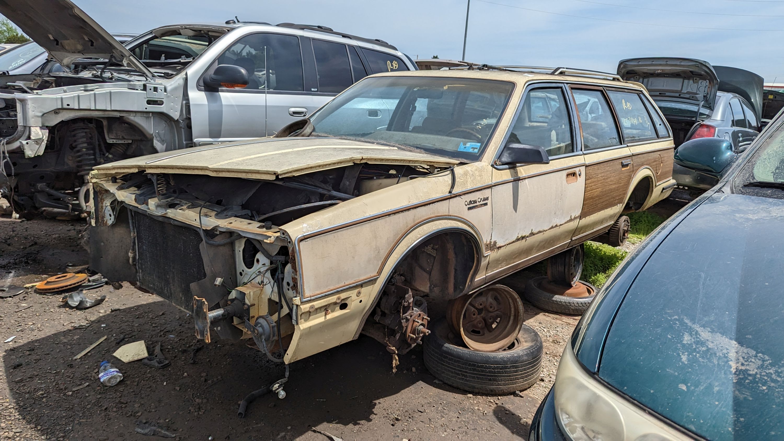 Junkyard Gem: 1986 Oldsmobile Cutlass Cruiser - Autoblog