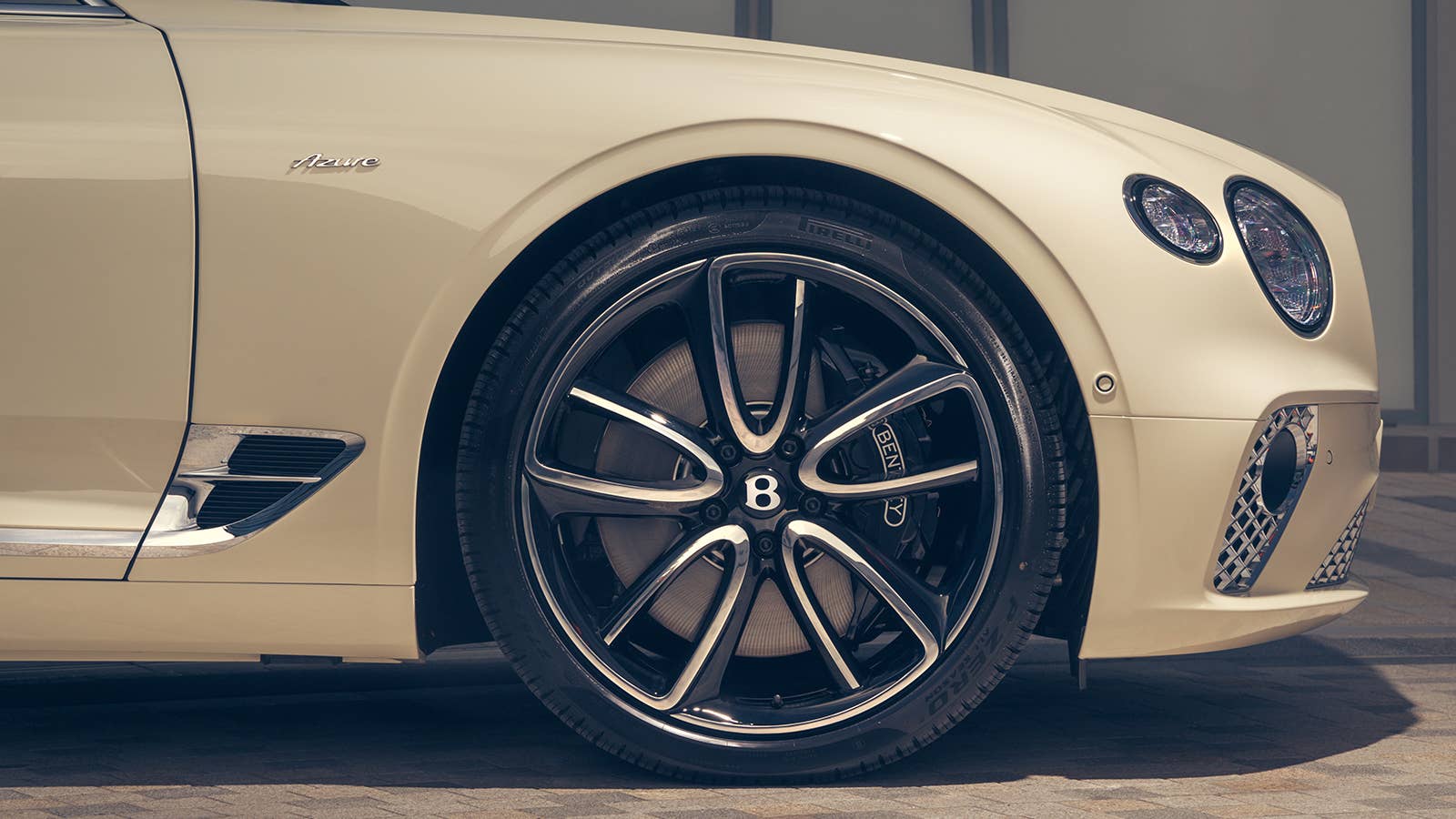 Bentley builds a Continental GT as tribute to the car that inspired the ...