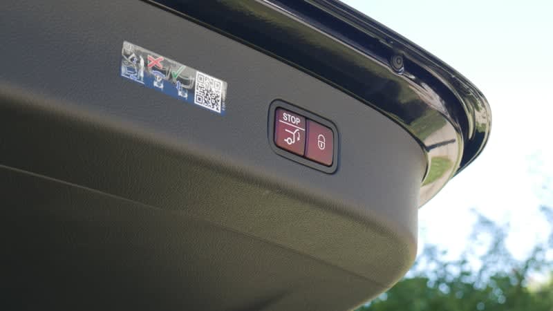 Mercedes-Benz GLC-Class Luggage Test: How much fits in the cargo area ...