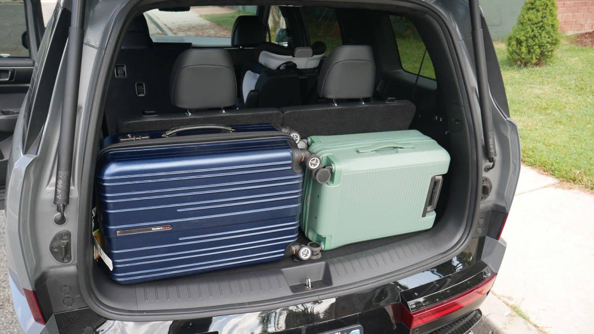 Hyundai Santa Fe Luggage Test: How much fits behind the third row ...