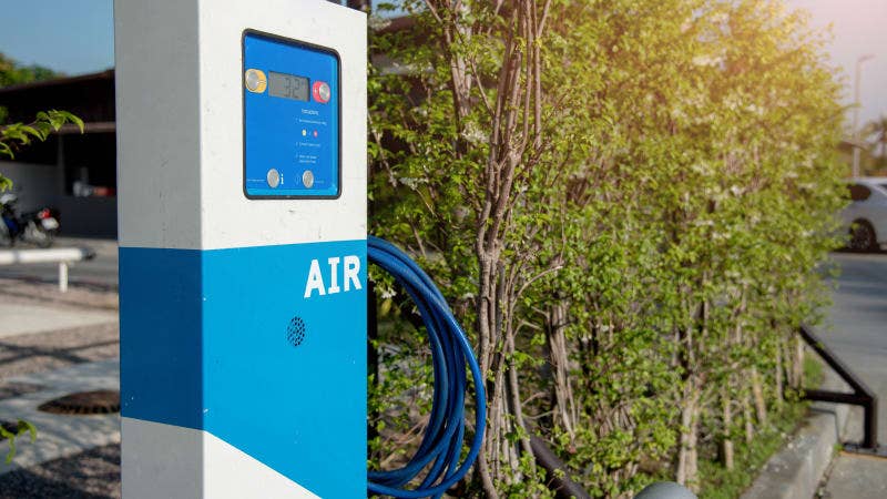 How to put air in tires in 5 easy steps - Autoblog