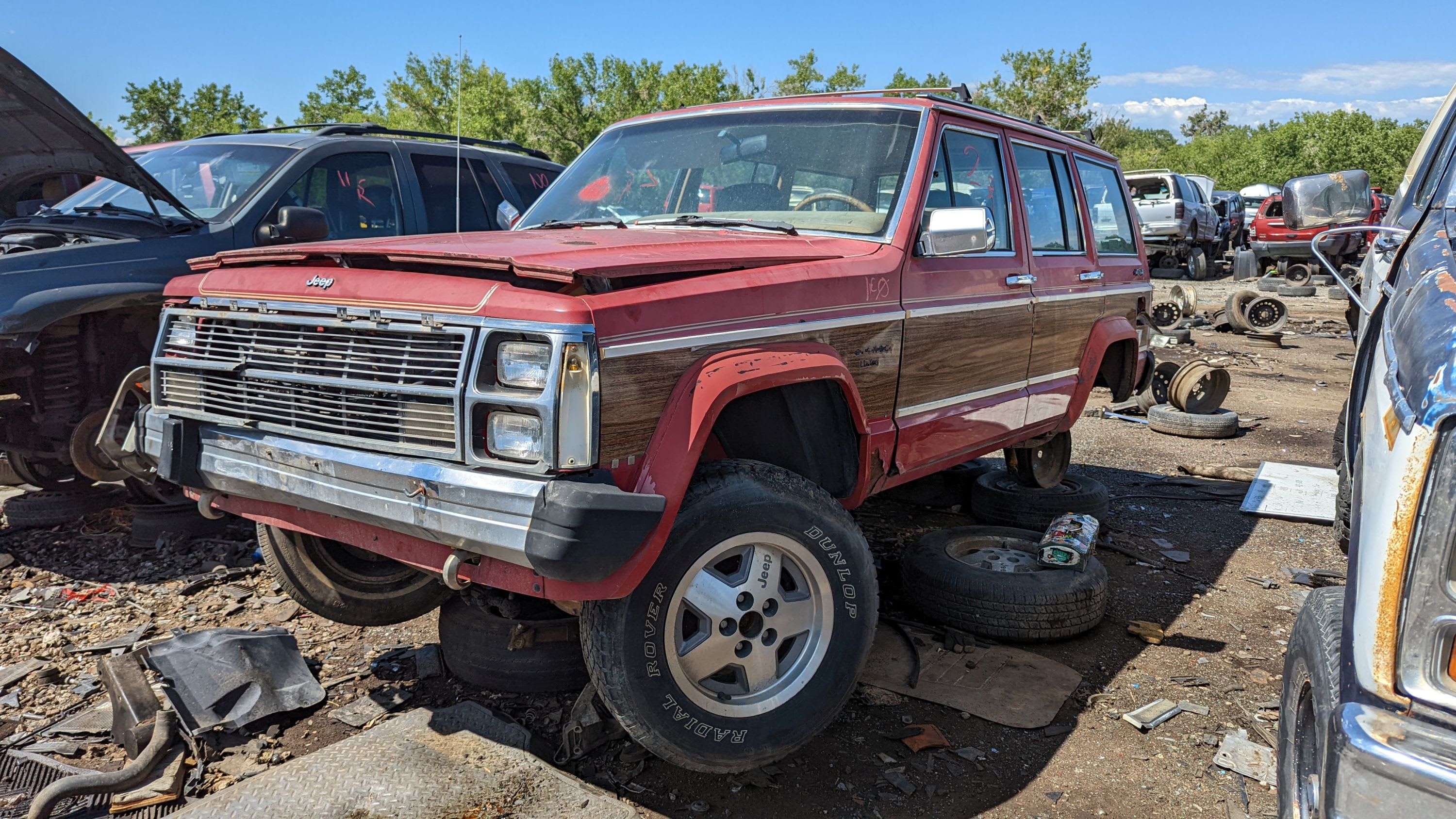 Junkyard Gem: 1987 Jeep Wagoneer Limited - Autoblog