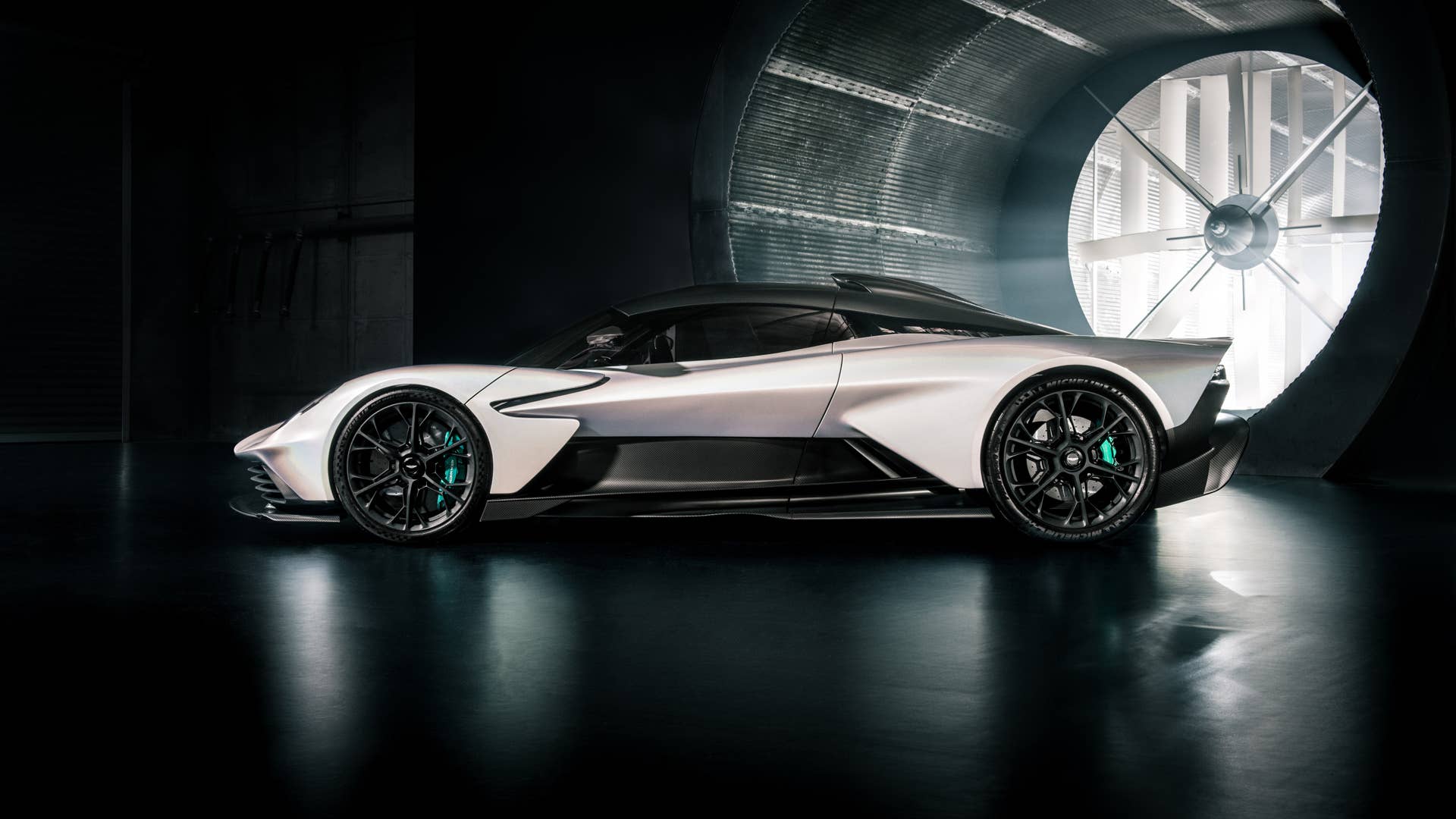 Aston Martin touts F1 tech in 998-horsepower Valhalla hypercar progress ...