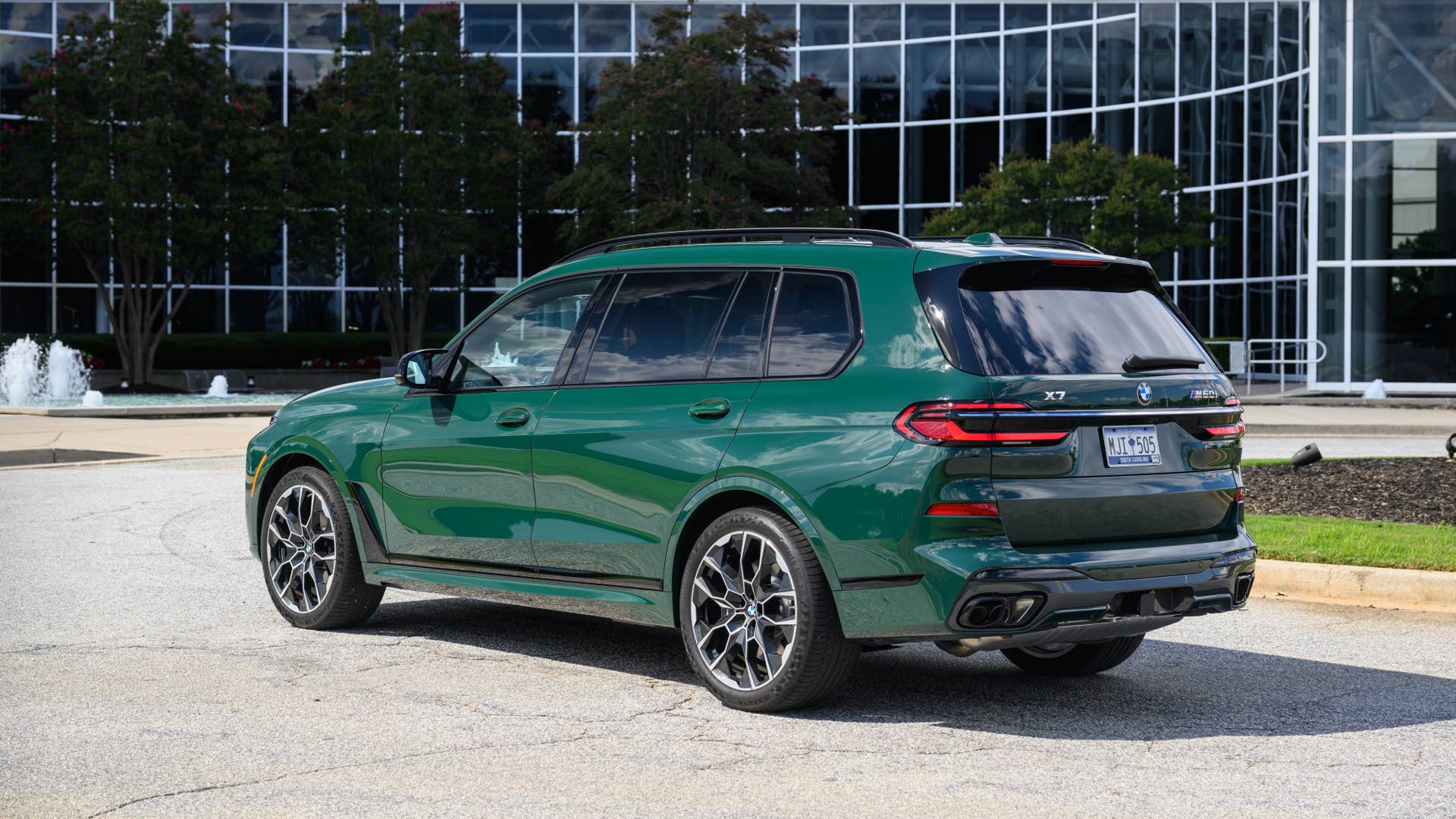 2024 BMW X7 Review: A bulletproof offering among three-row luxury SUVs ...