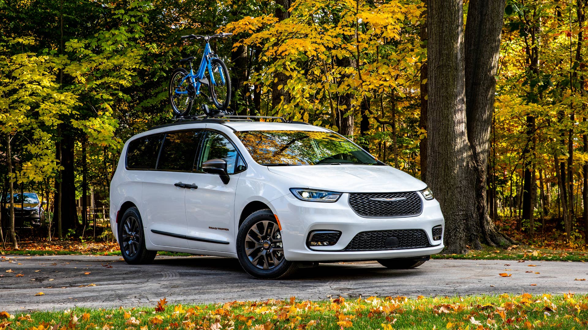 2024 Chrysler Pacifica Review: Plug-In Hybrid is still the one to get ...